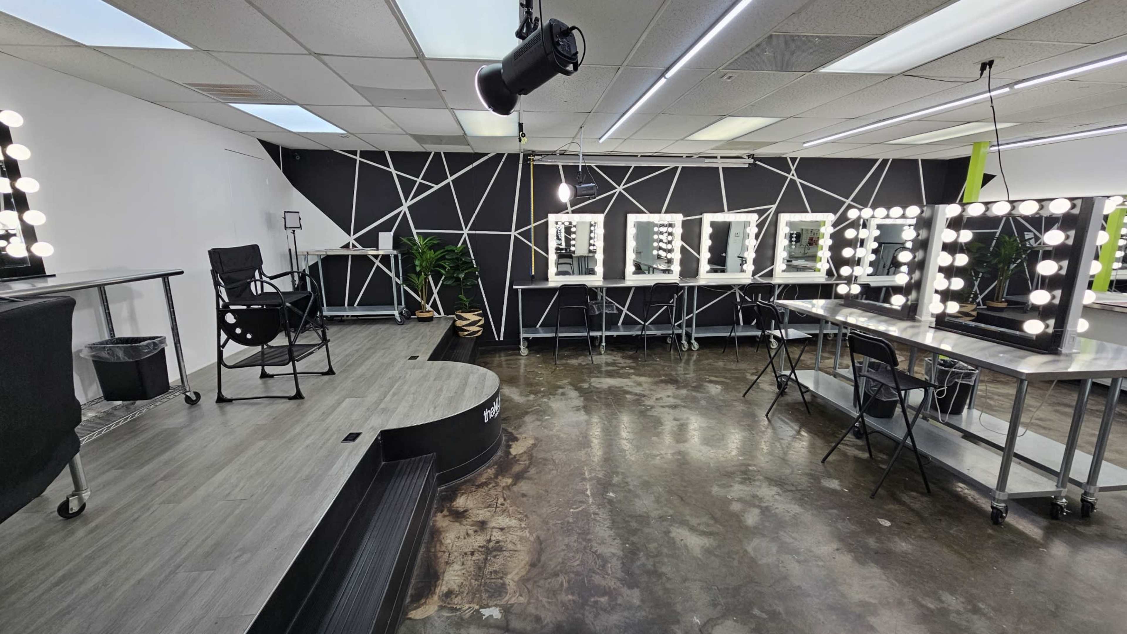 theMUAproject | Clean, bright, open studio or classroom with Hollywood Vanities and barstool ...