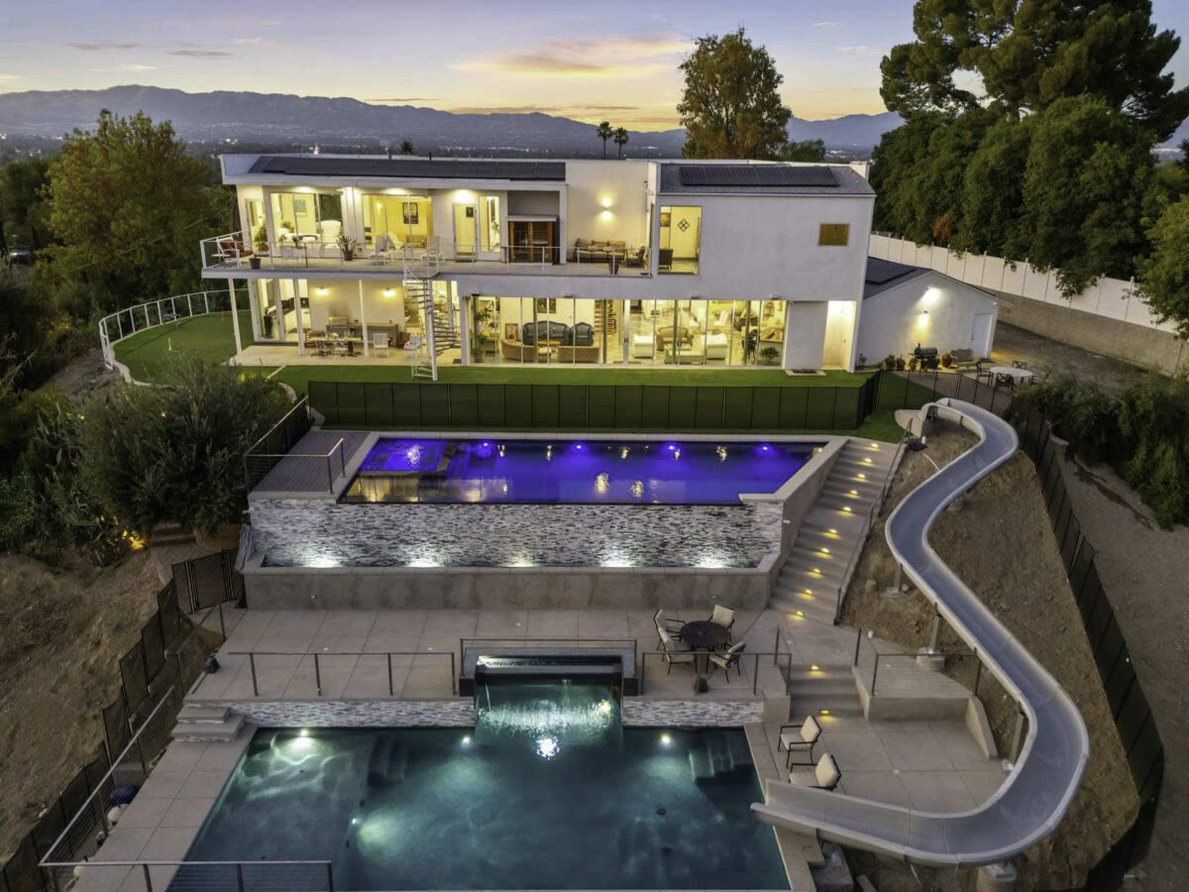 Beautiful Brand New Mansion Estate, Woodland Hills, CA | Event | Peerspace