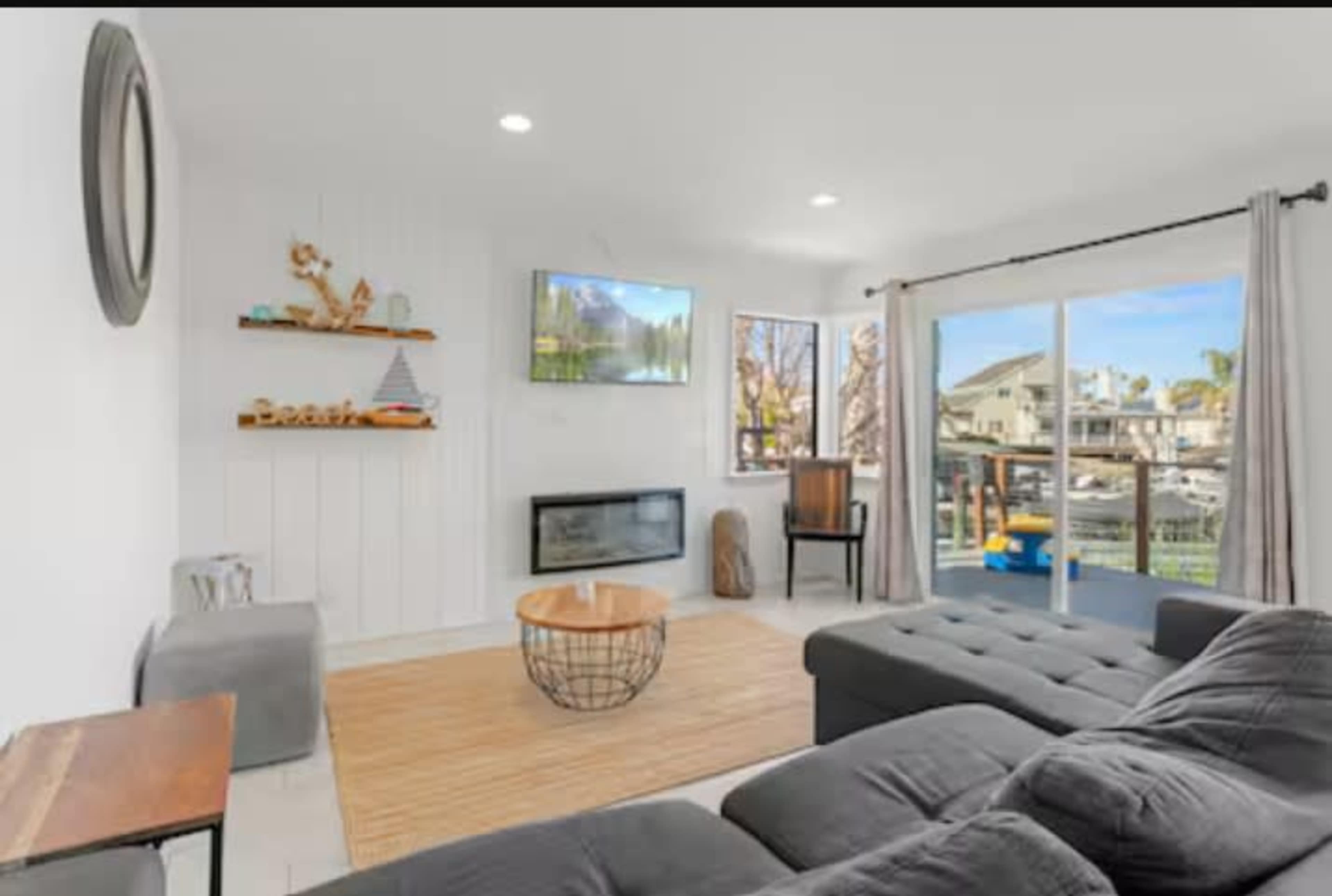 The Boat House | Waterfront Escape in Discovery Bay with Private Dock ...