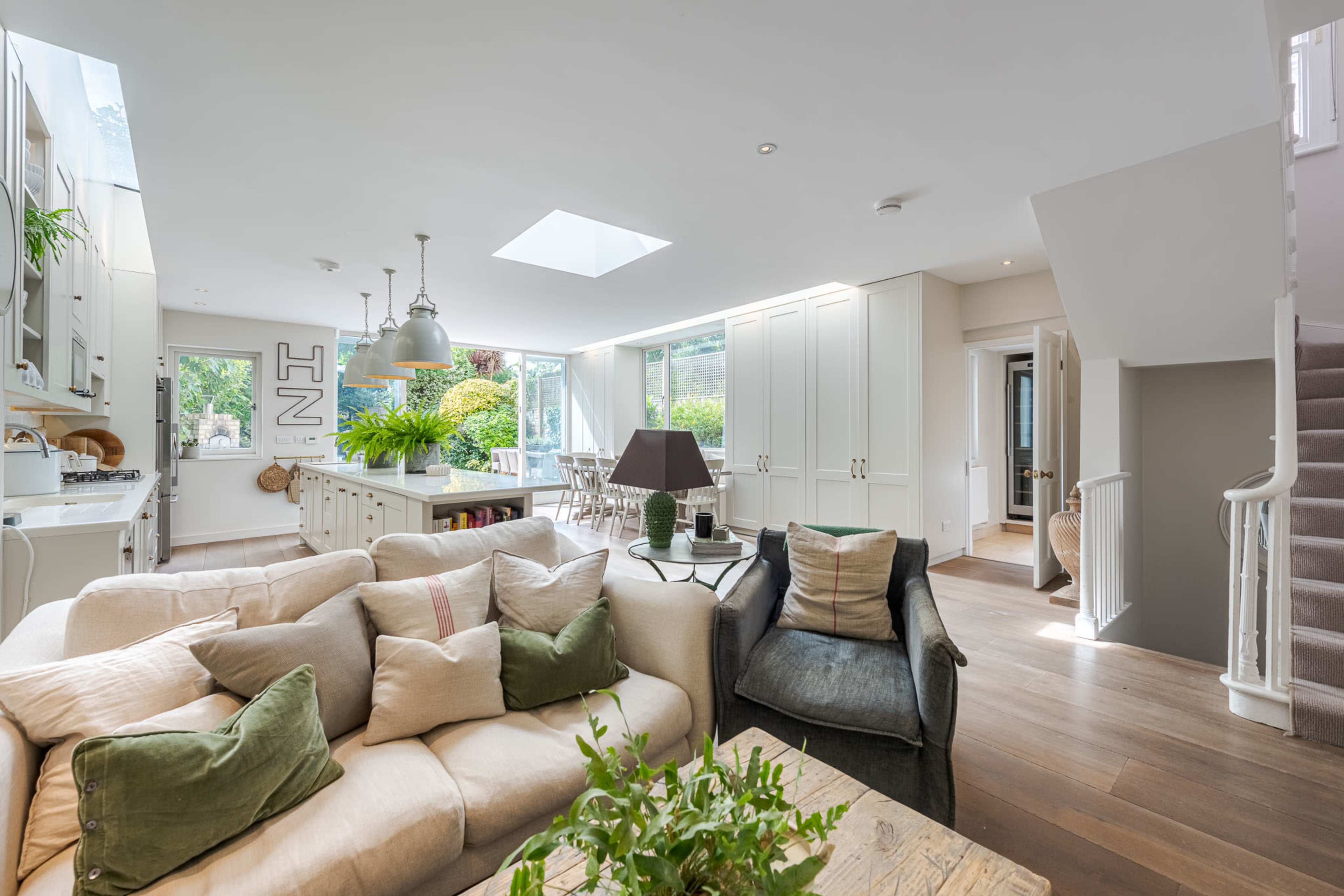 Larkhall Rise Home with Garden Pizza Oven, Clapham London | Production ...