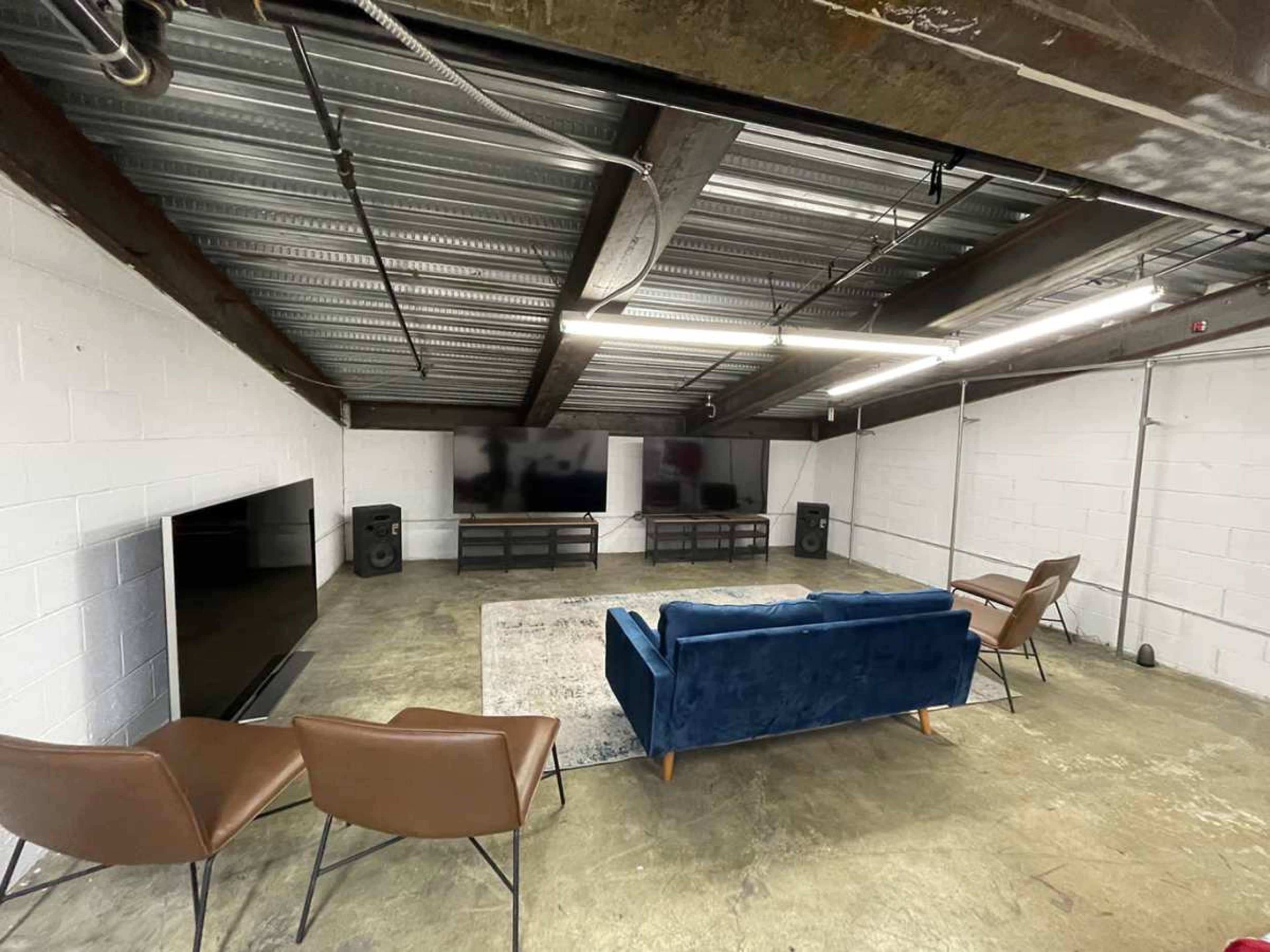 Versatile Downtown Industrial Studio, Retail, Event Space, Los Angeles ...