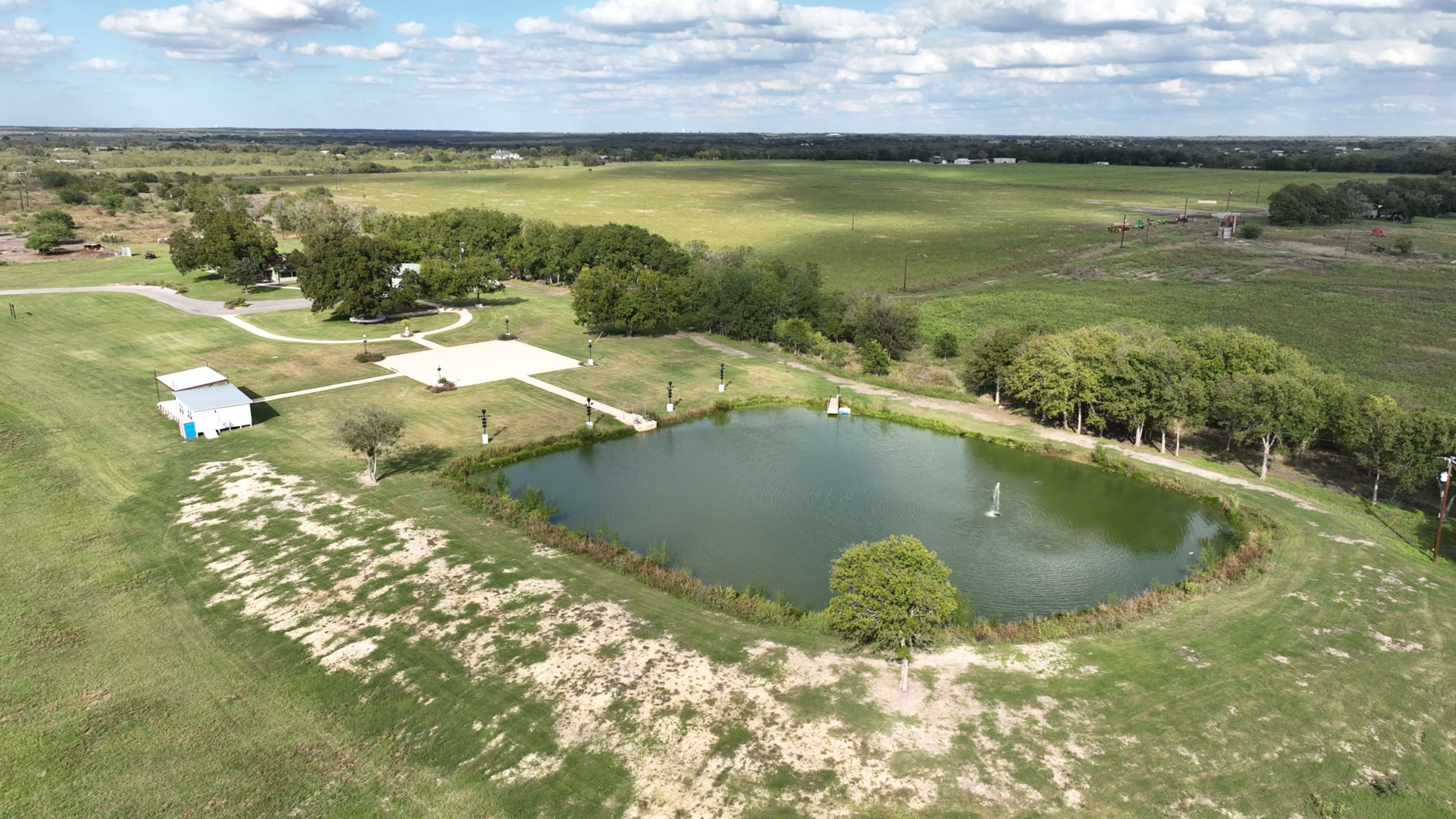 Enchanting gardens just minutes from downtown Lockhart., Lockhart, TX ...