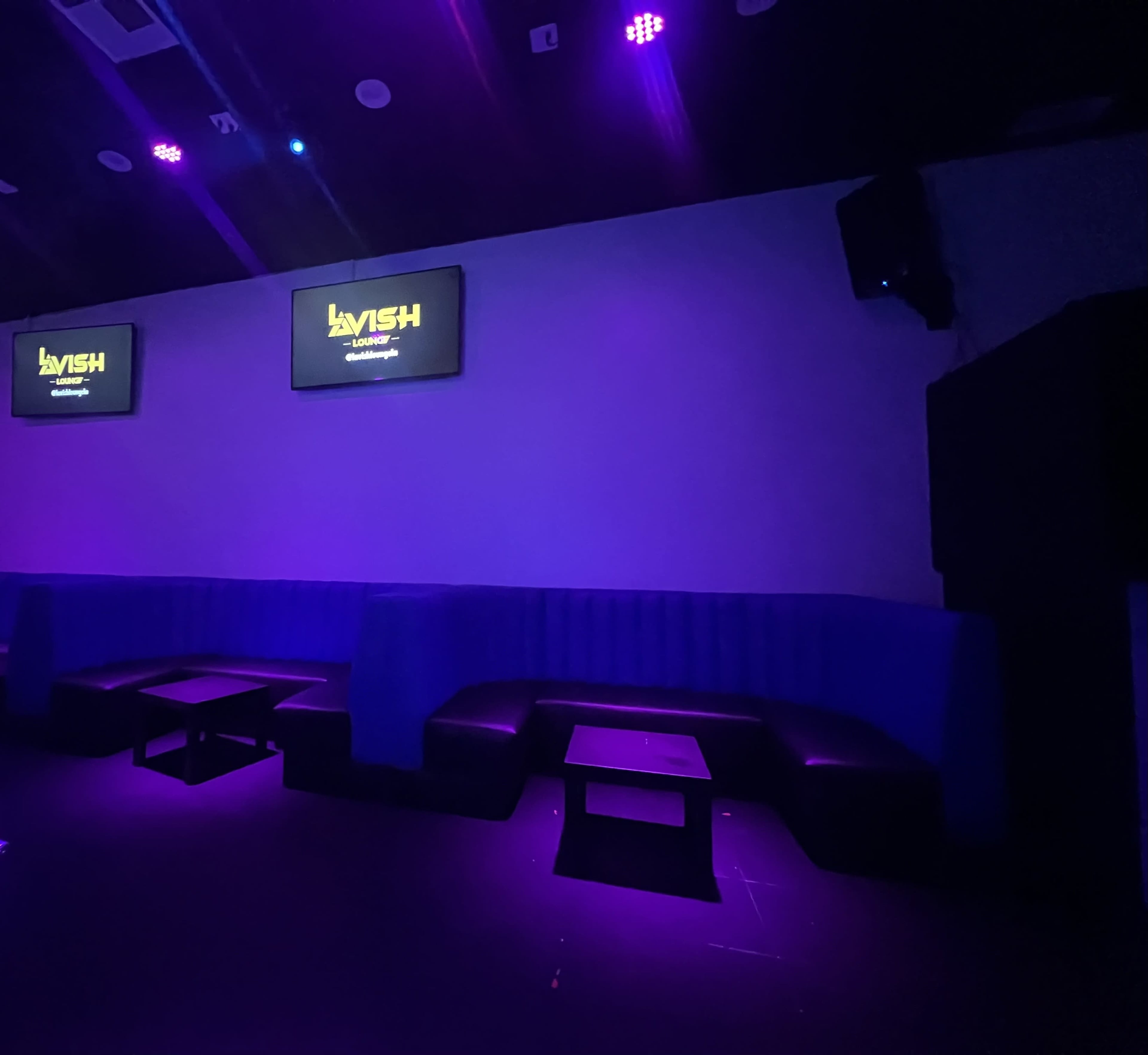 Lavish Lounge | Upscale Lounge in Mid-City LA with lighting system ...