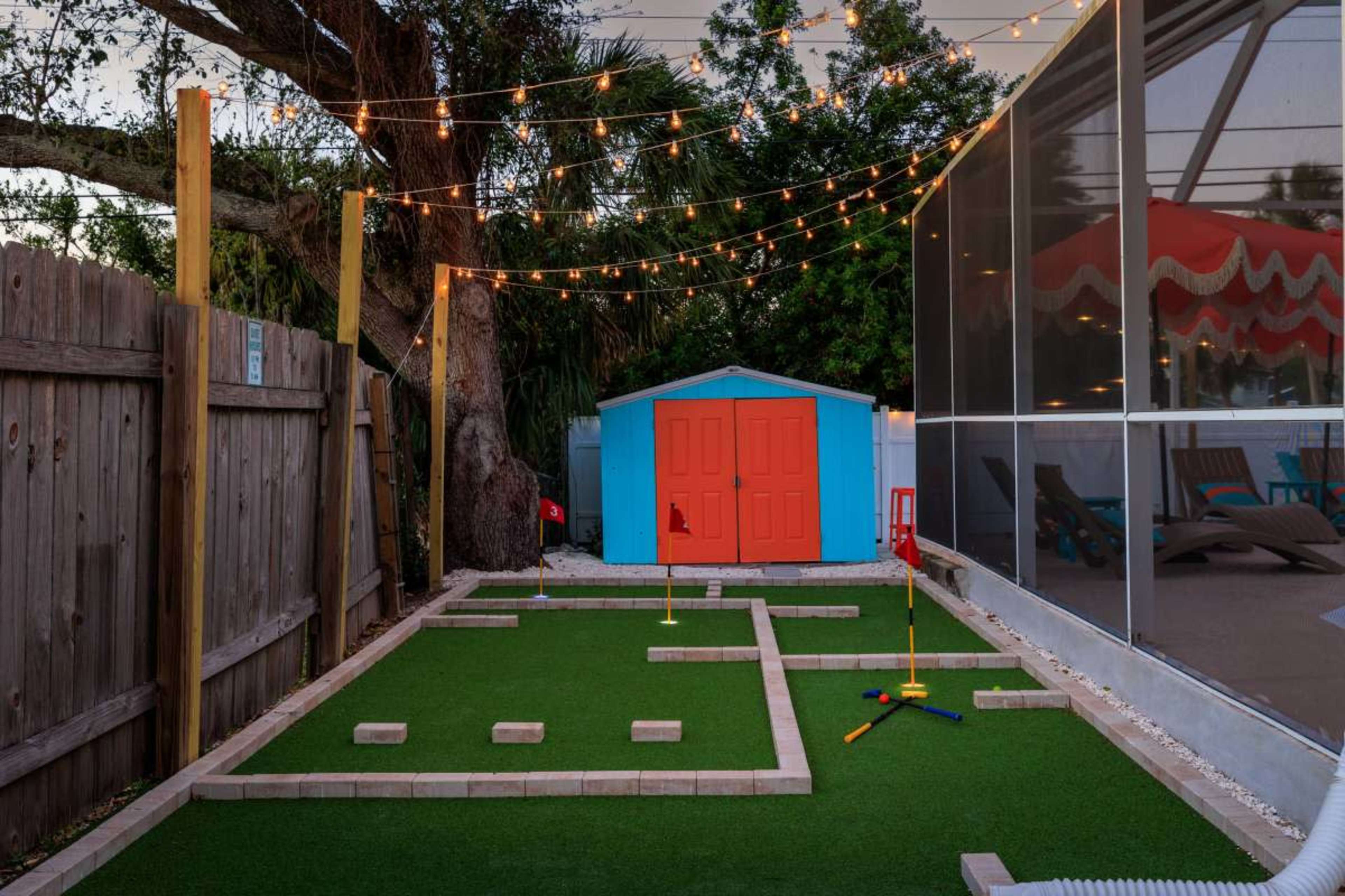 Vibrant, Poppy Interiors w/ Private Pickleball Court, Pool & Arcade ...