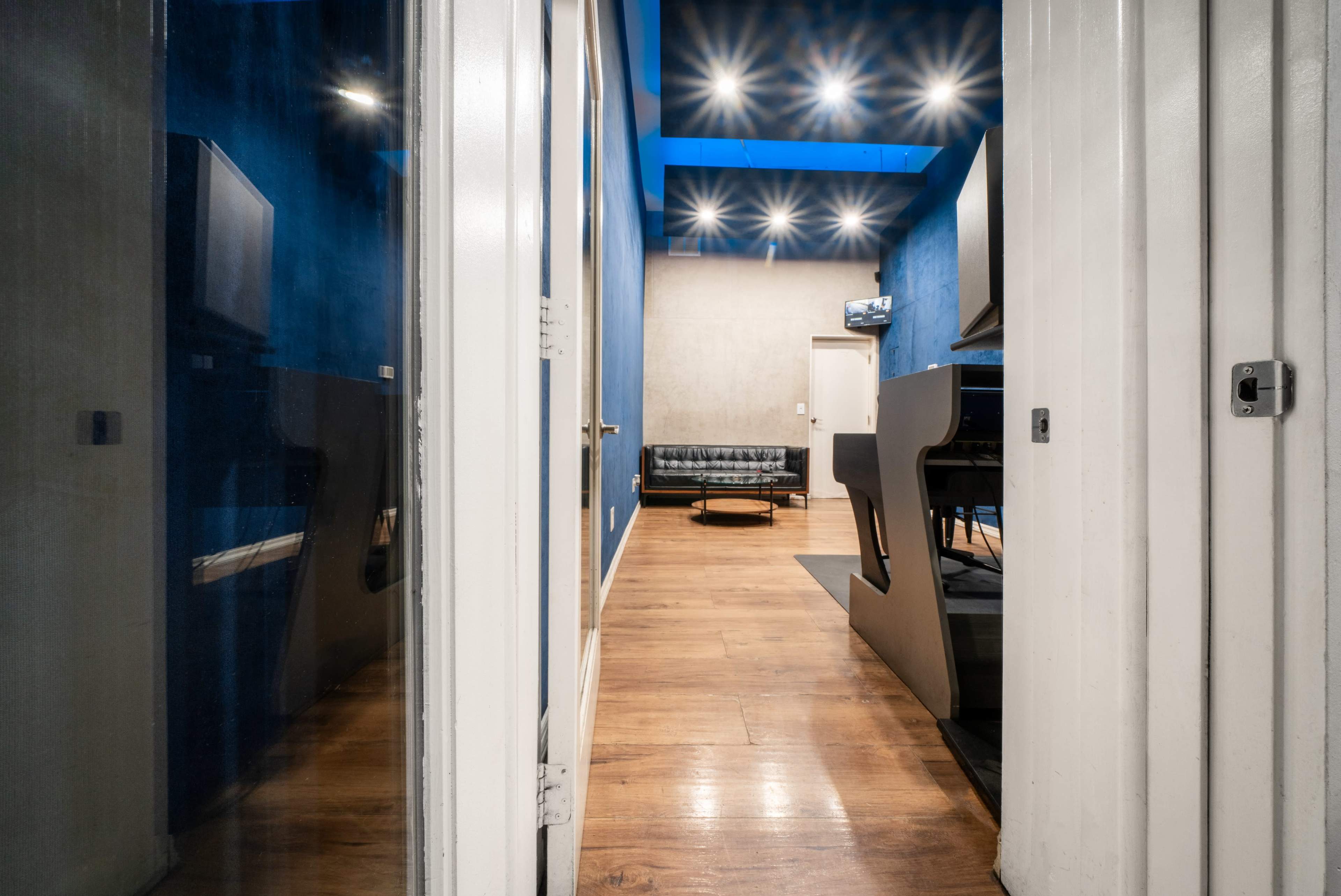 Cozy Recording Studio, North Hollywood, CA | Production | Peerspace
