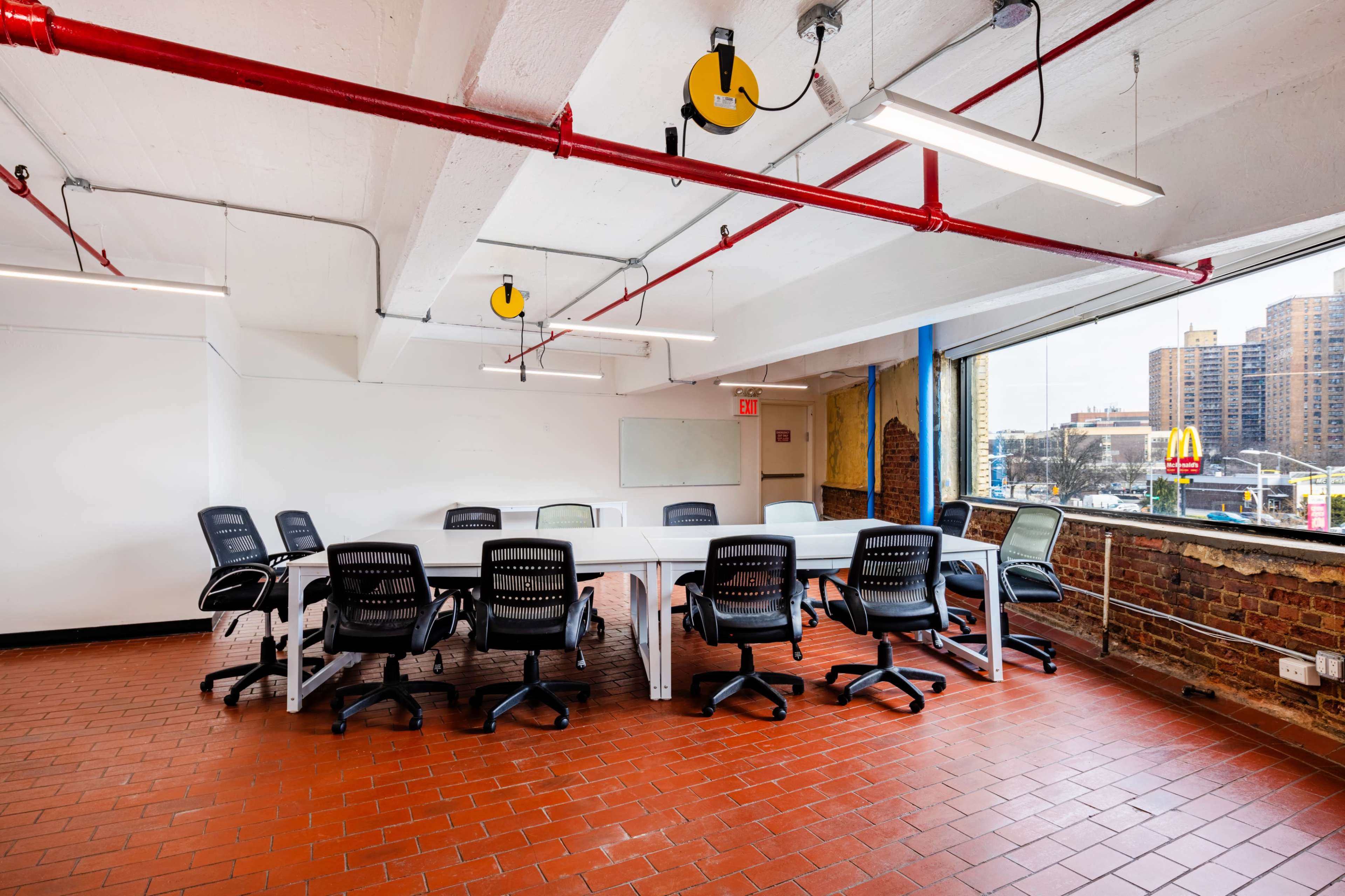 BKLYN Commons The Washingtom room, Open spacious meeting room with ...