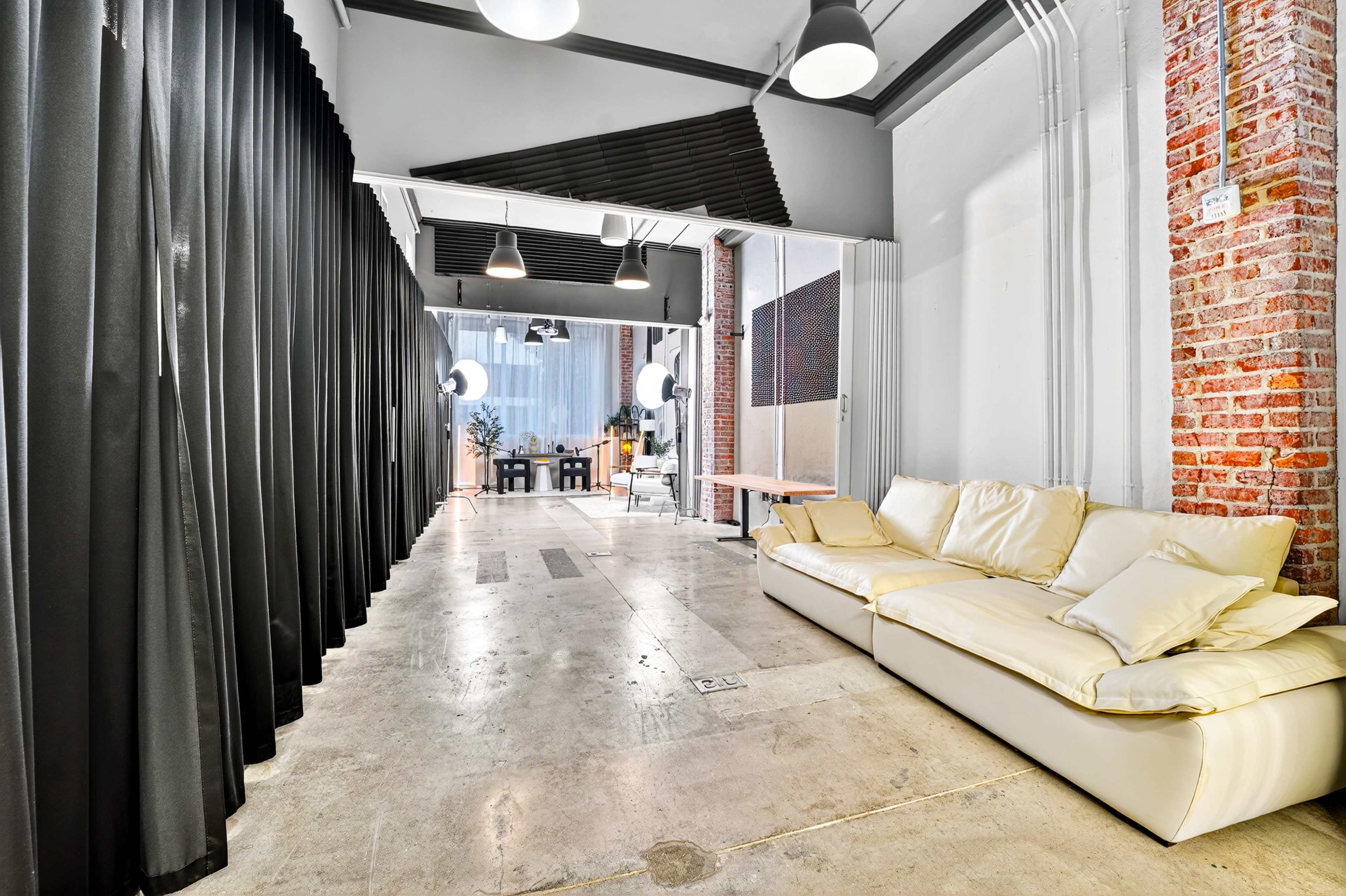 unCommon Studios | Multi-Set Video/Podcast Studio (Optional Equipment ...