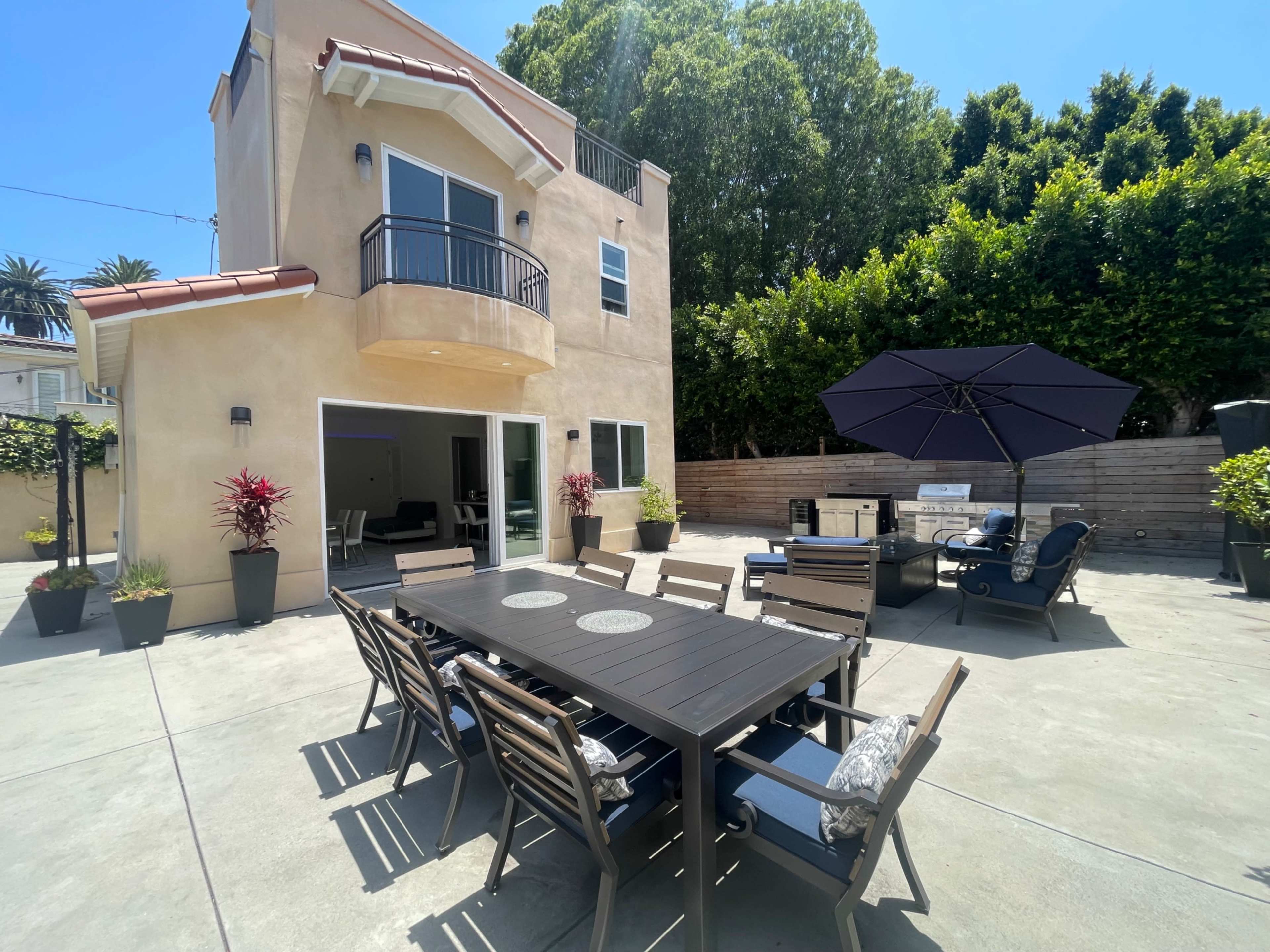 Beautiful Westside Indoor/Outdoor Backyard, Los Angeles, CA | Off-Site ...