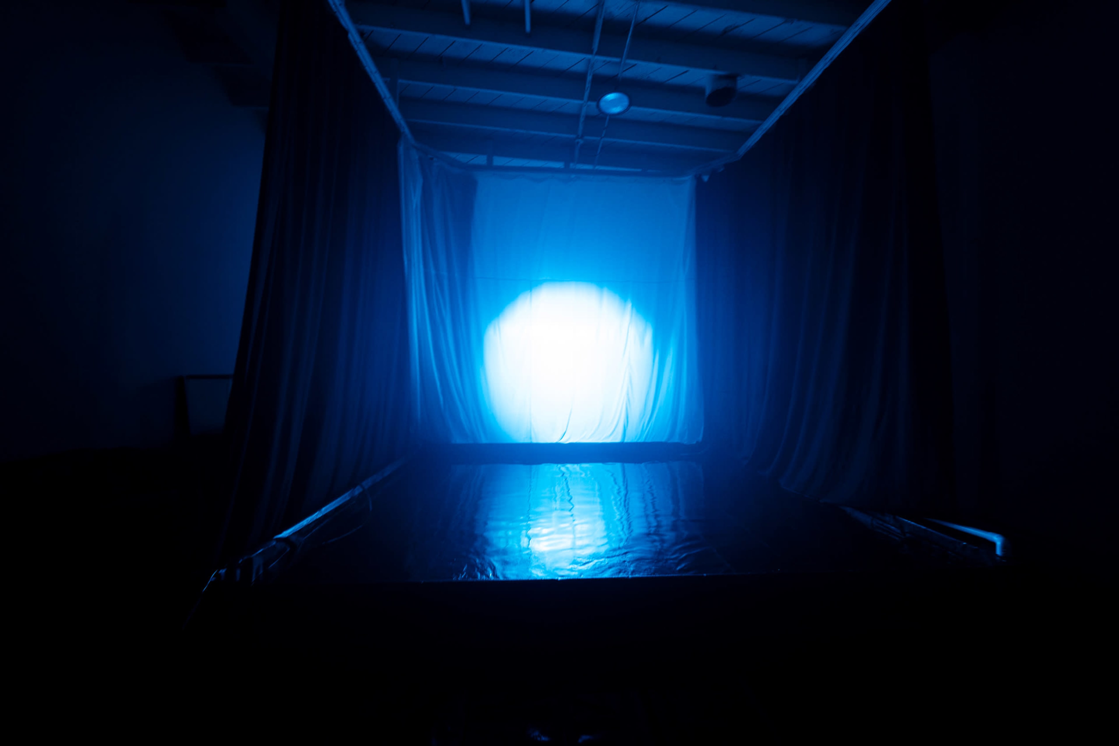 Large photo studio with white walls, leather couch and included ...