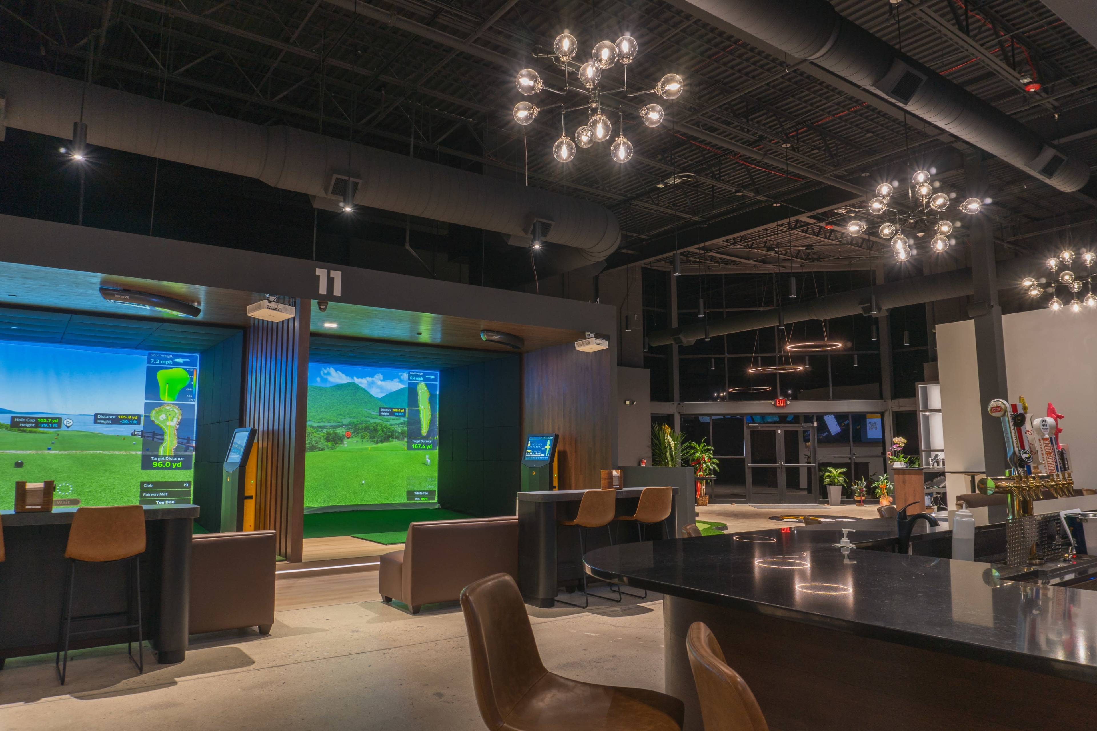 Spacious Golf Lounge with Cutting-Edge Simulators, Arlington Heights ...
