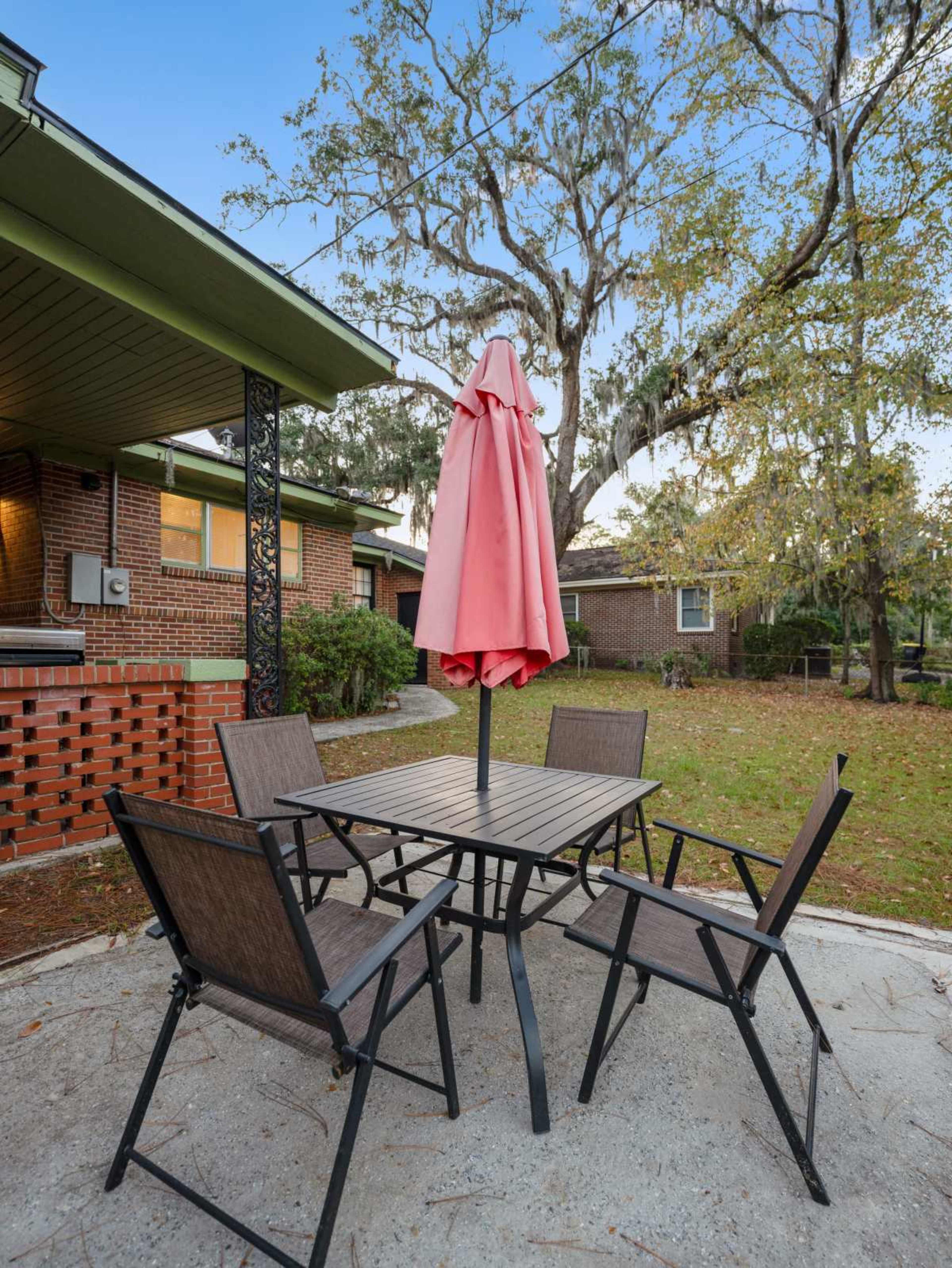 Solace Escapes | Midtown Luxury Bungalow - Fully Fenced - Adorable 1950 ...