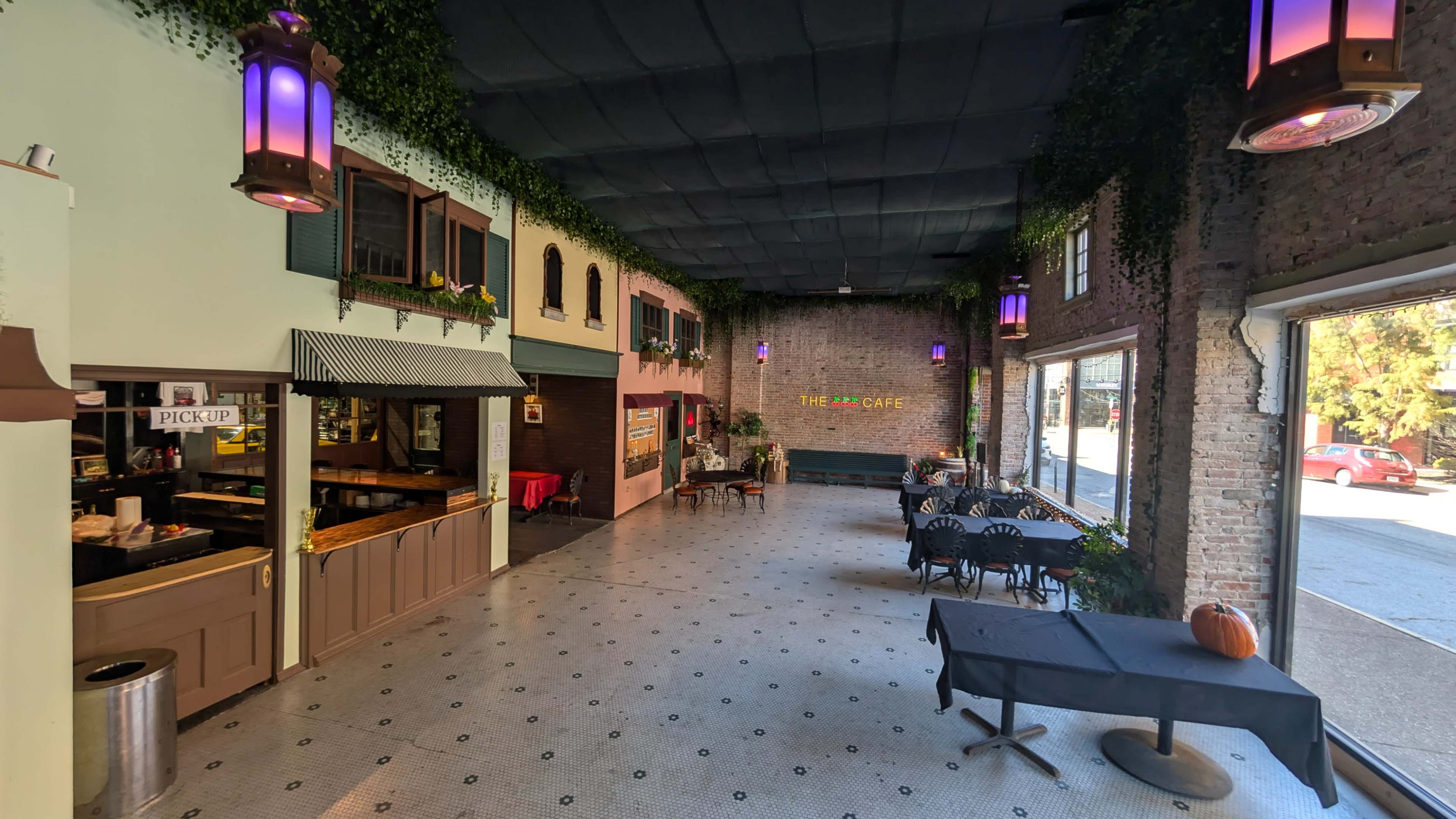 Midtown Cafe & Automotive Gallery, St. Louis, MO | Production | Peerspace