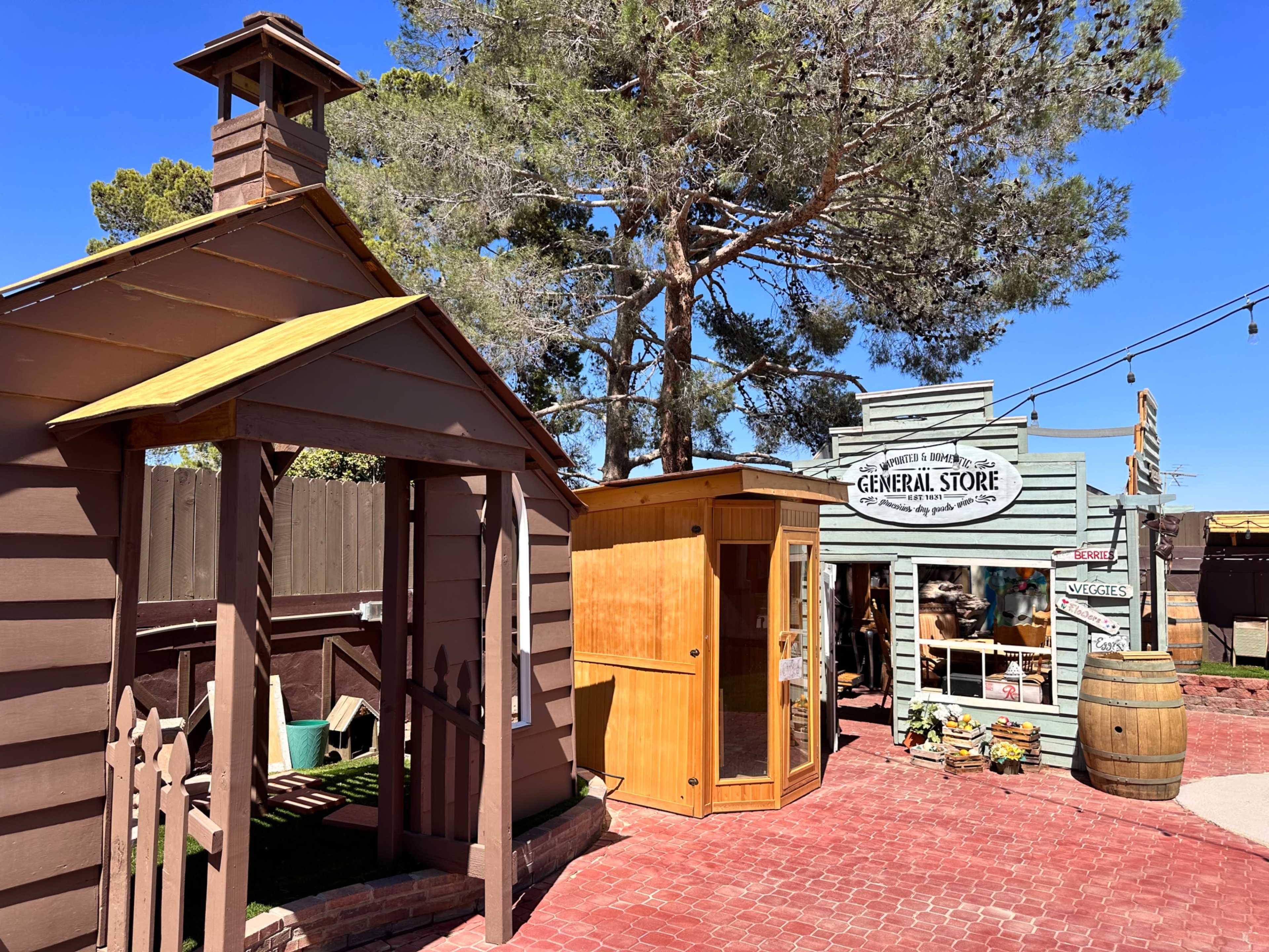 The Tumbleweed Hideaway | Wild West Pool Parties, Las Vegas, NV | Off ...