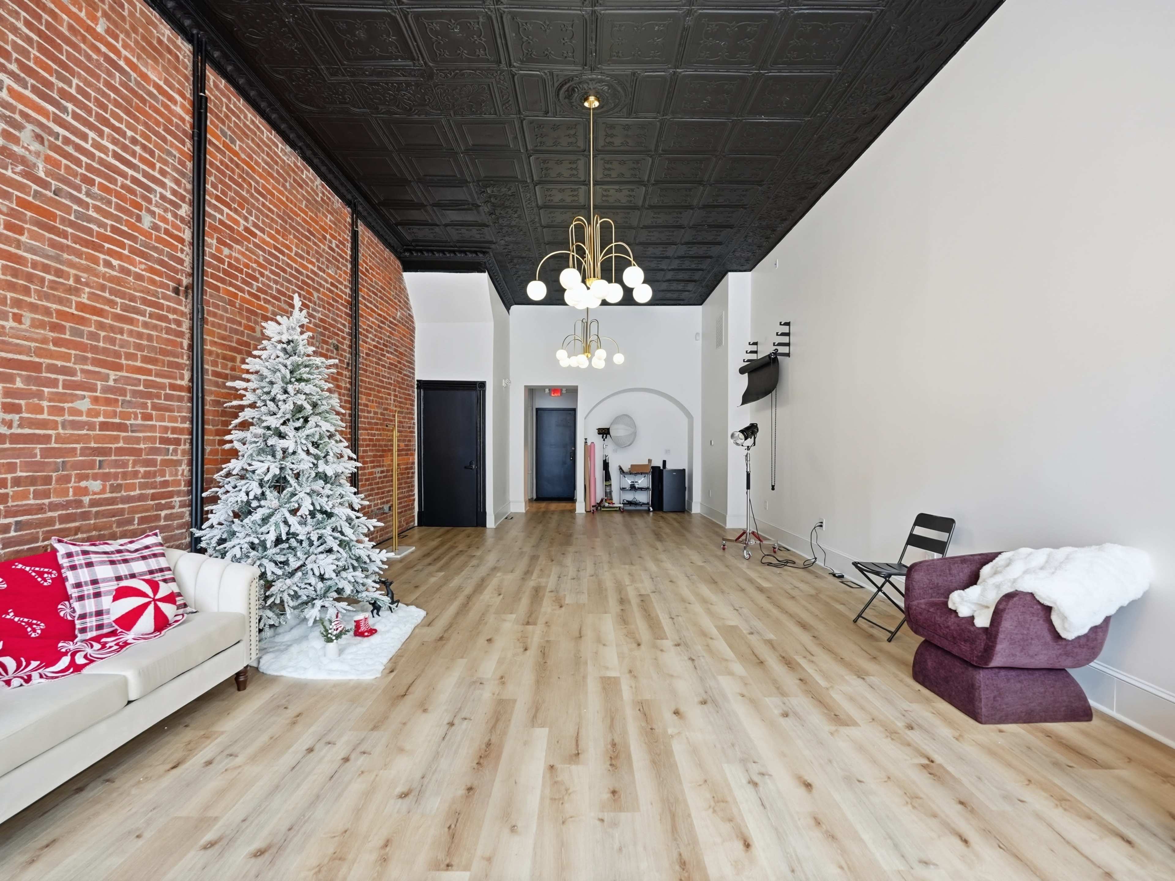 Aura Lux Studios | Pittsburgh Bright High Ceiling Studio, pittsburgh ...