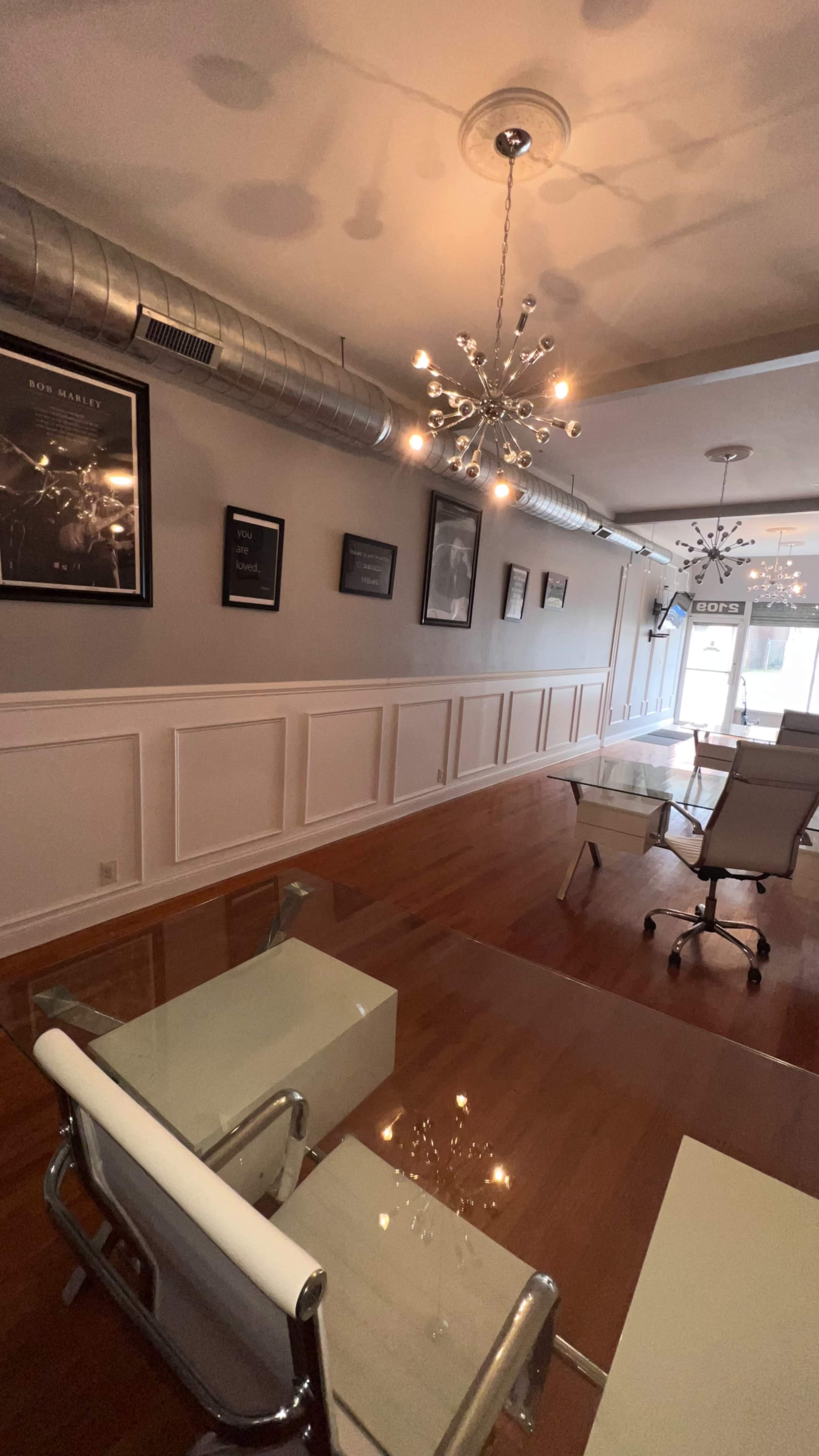 Upscale Store Front, Chicago, IL | Event | Peerspace