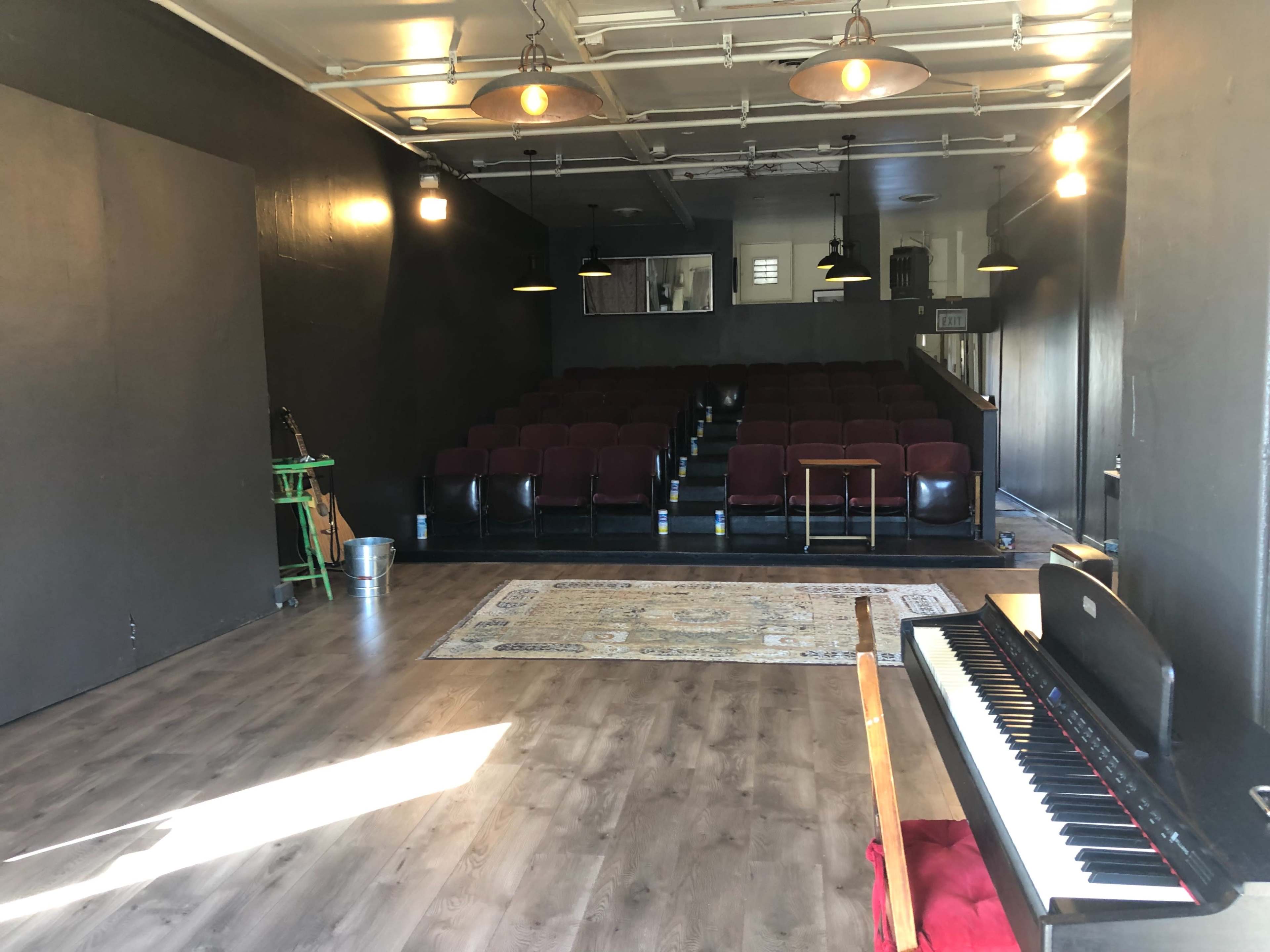 Elegant and Affordable Theater for Film/Photo Shoots/Teaching and ...