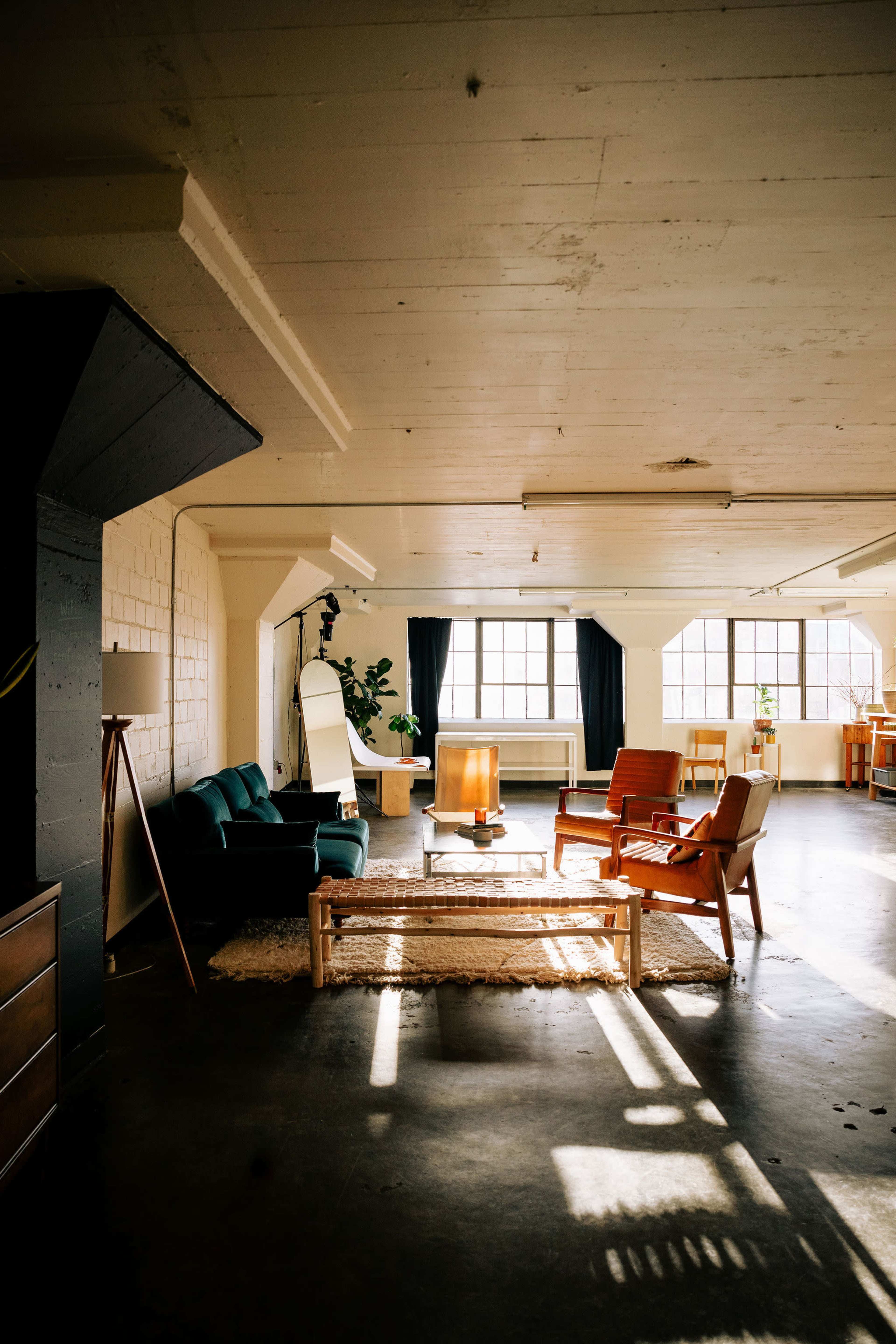 Large controllable light filled photo/video studio with free parking ...