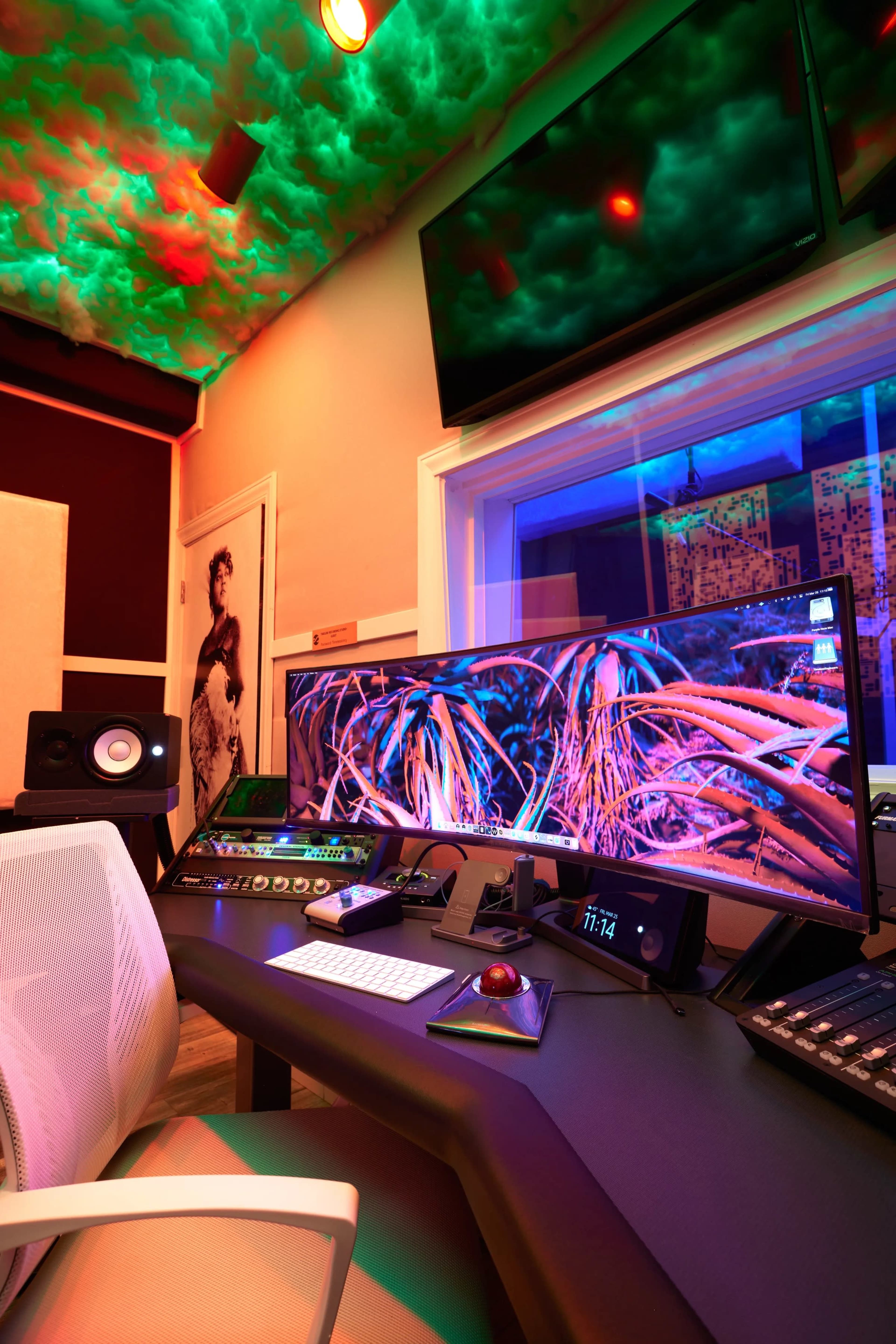 Vibey "Purple Haze" Recording Studio, Cincinnati, OH | Production | Peerspace
