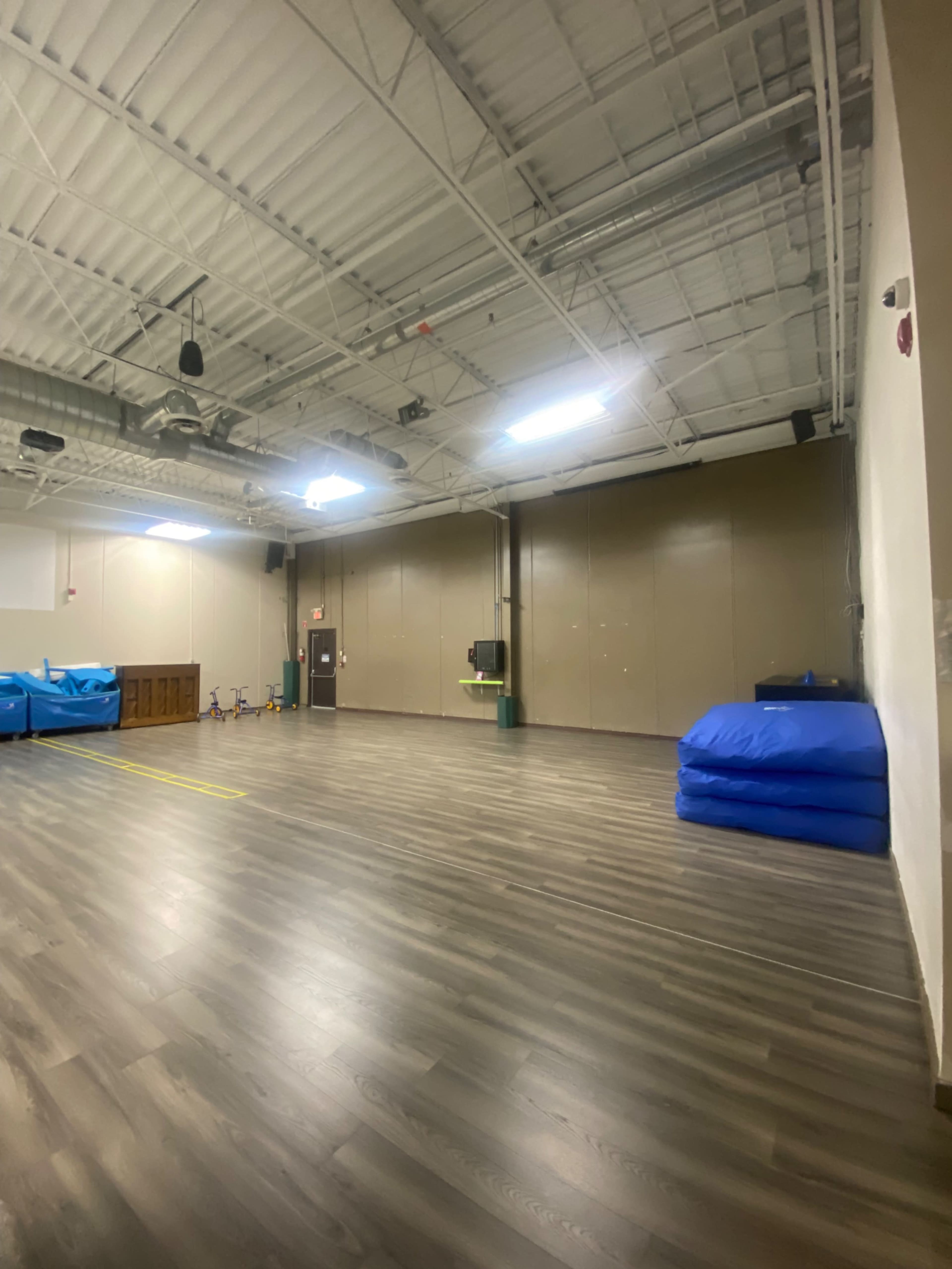 Sunny studios | Large mixed used open concept studio with high ceilings ...