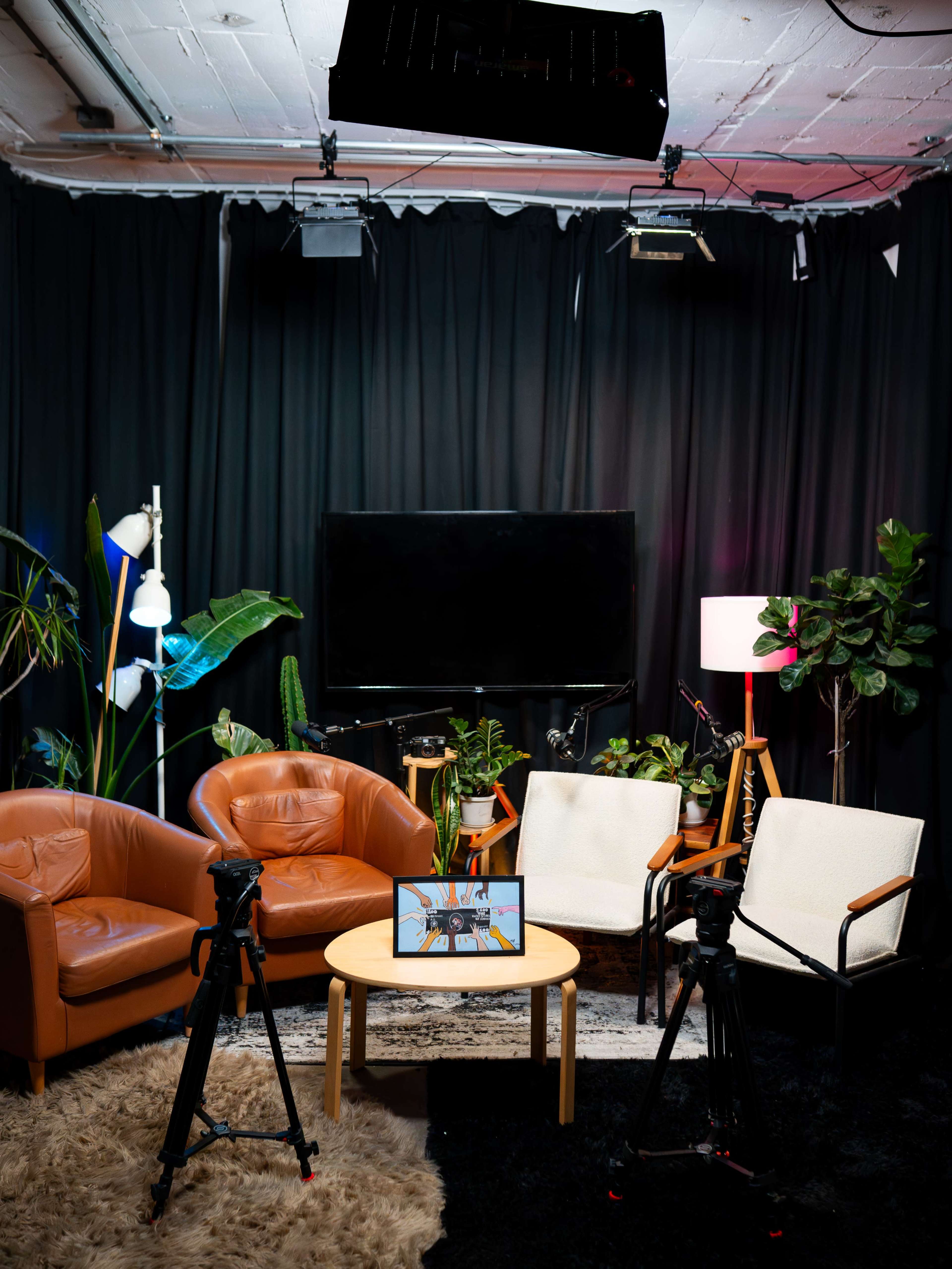 Vibrant Eye Studios | Vibrant DTLA Multi-Set Podcast & Production ...