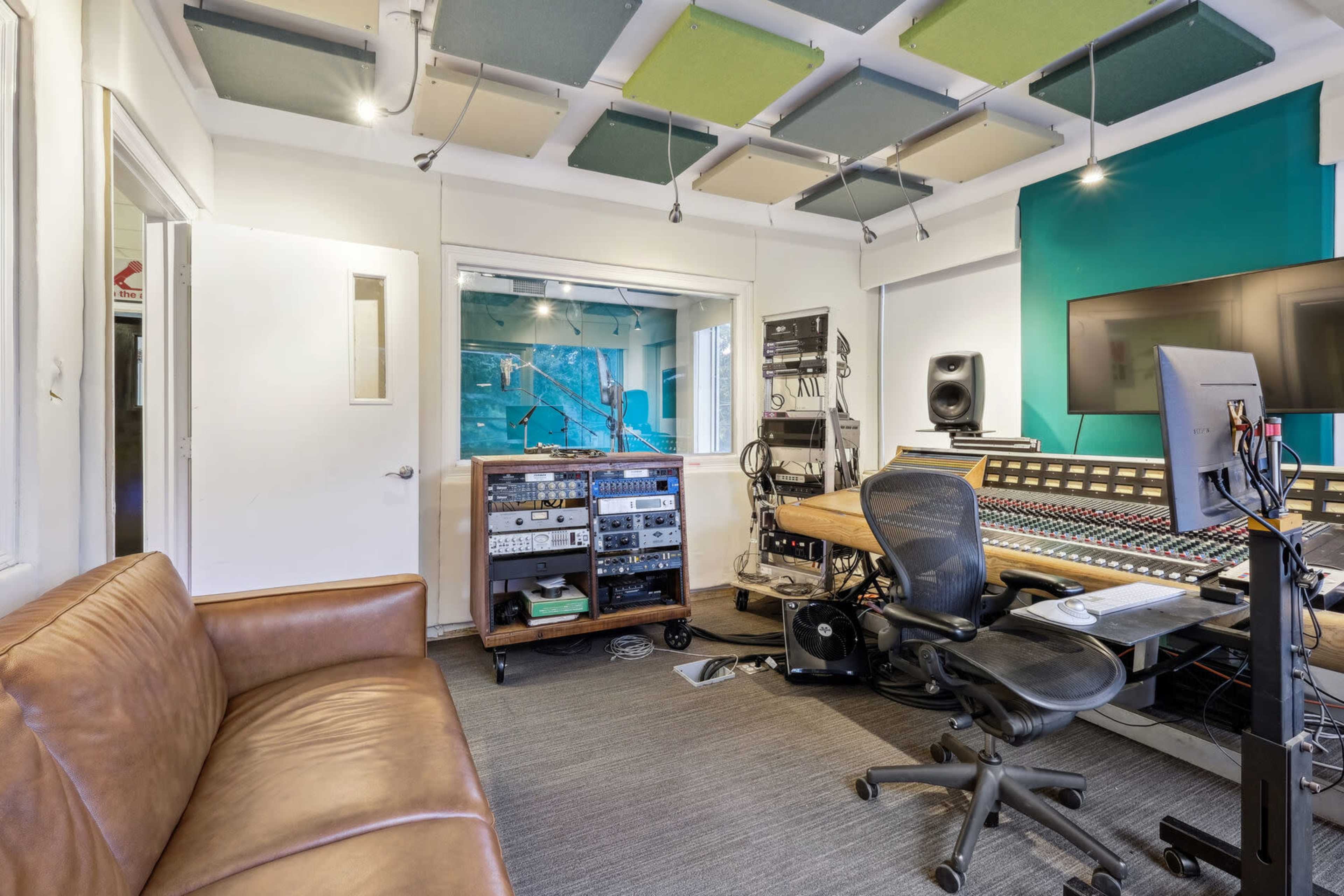 State of Art Boutique Recording Studio Near Jazz Festival New Orleans ...