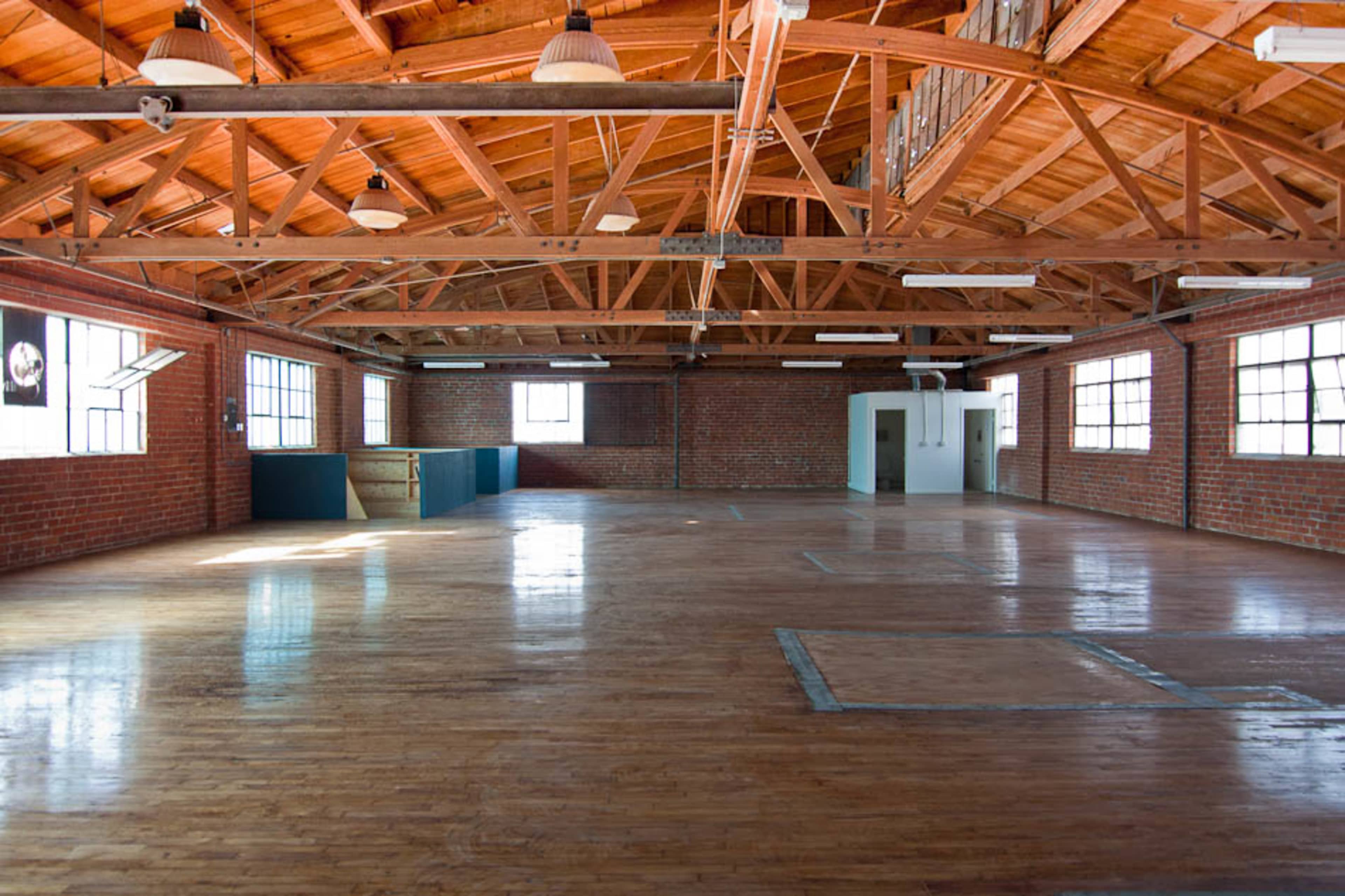 Bow Truss Warehouse, Los Angeles, CA | Production | Peerspace