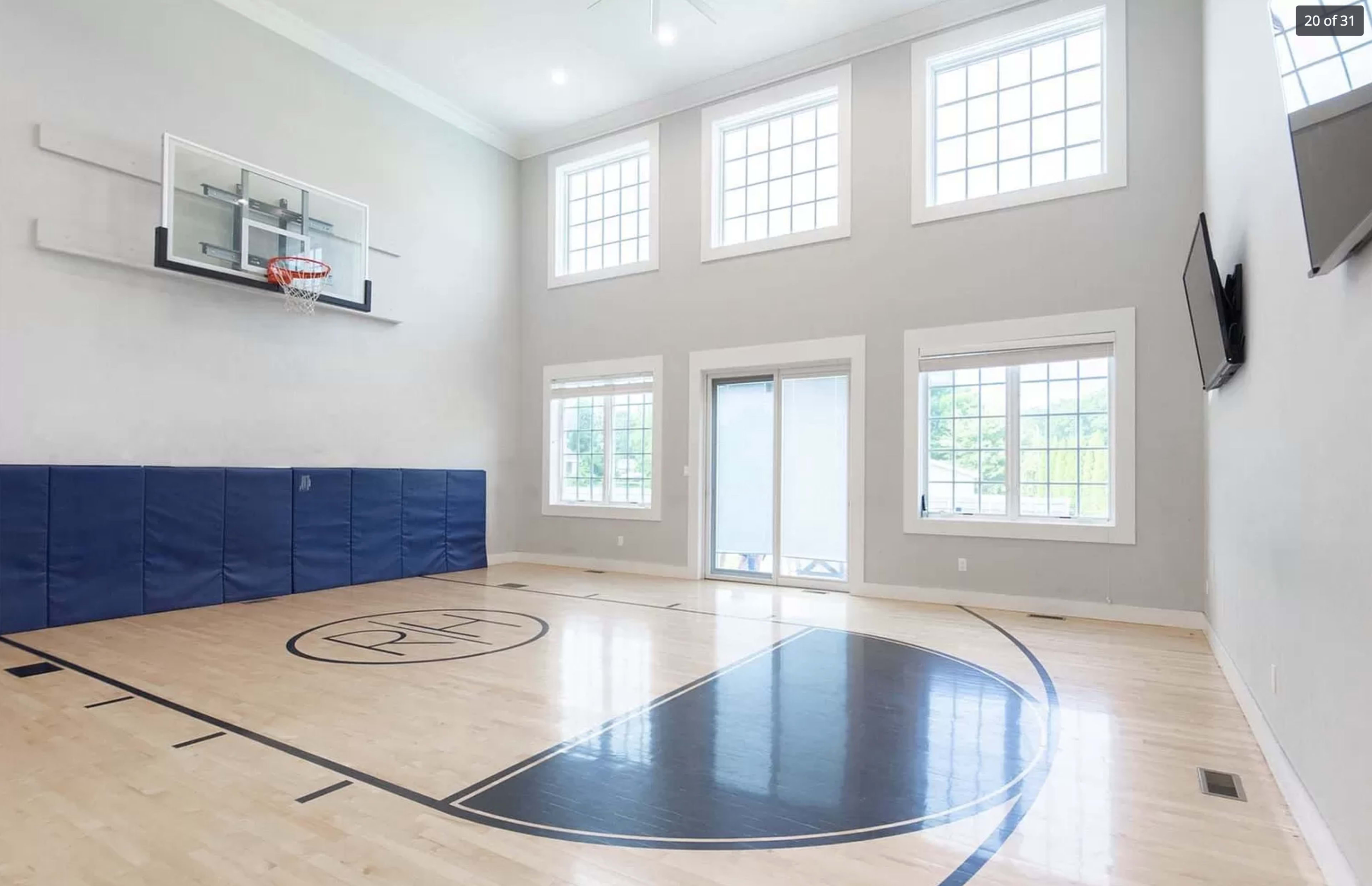 Beautiful Private Well Lit Indoor Basketball Court, melville, NY ...