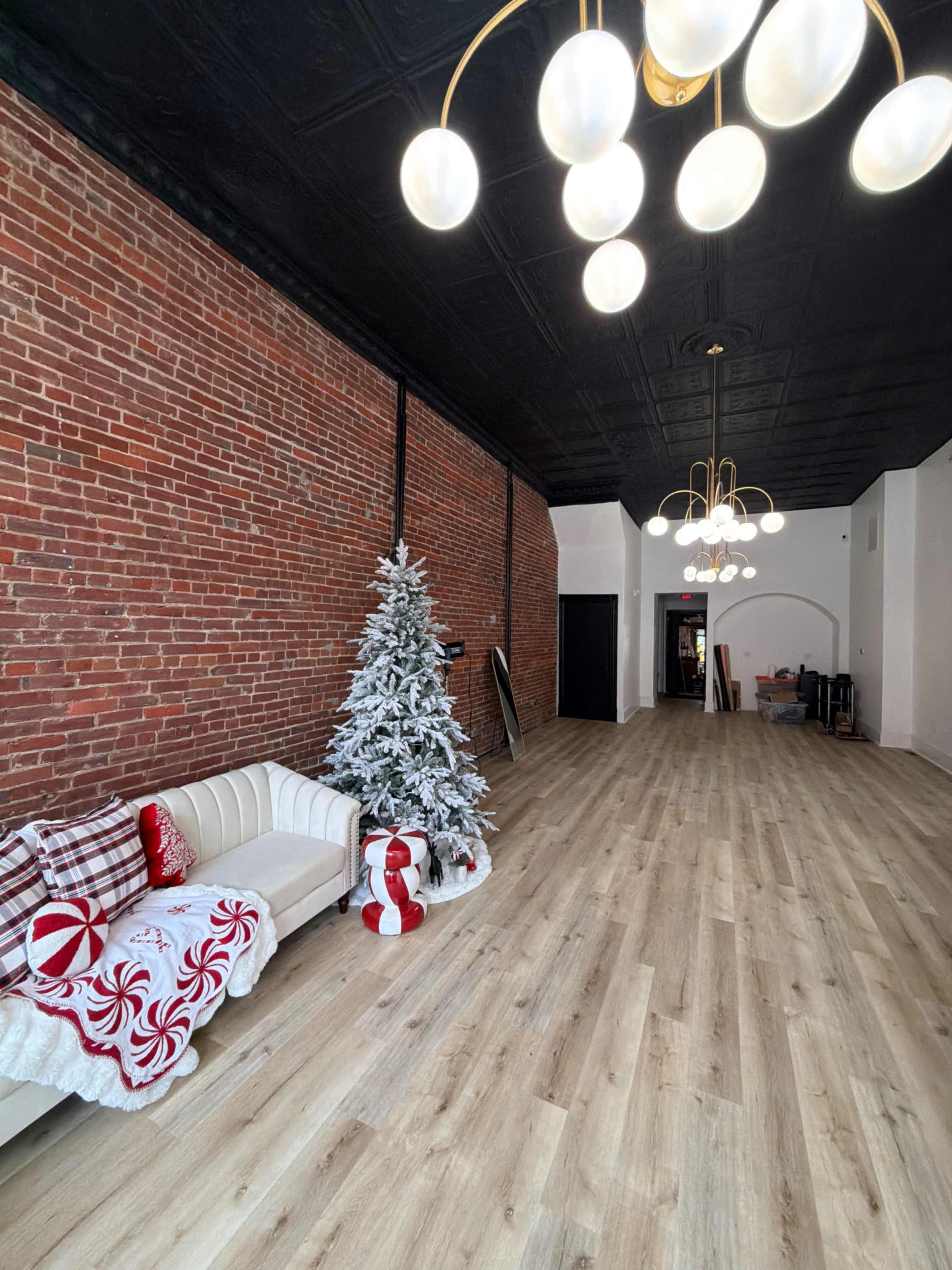 Aura Lux Studios | Pittsburgh Bright High Ceiling Studio, pittsburgh, PA | Production | Peerspace