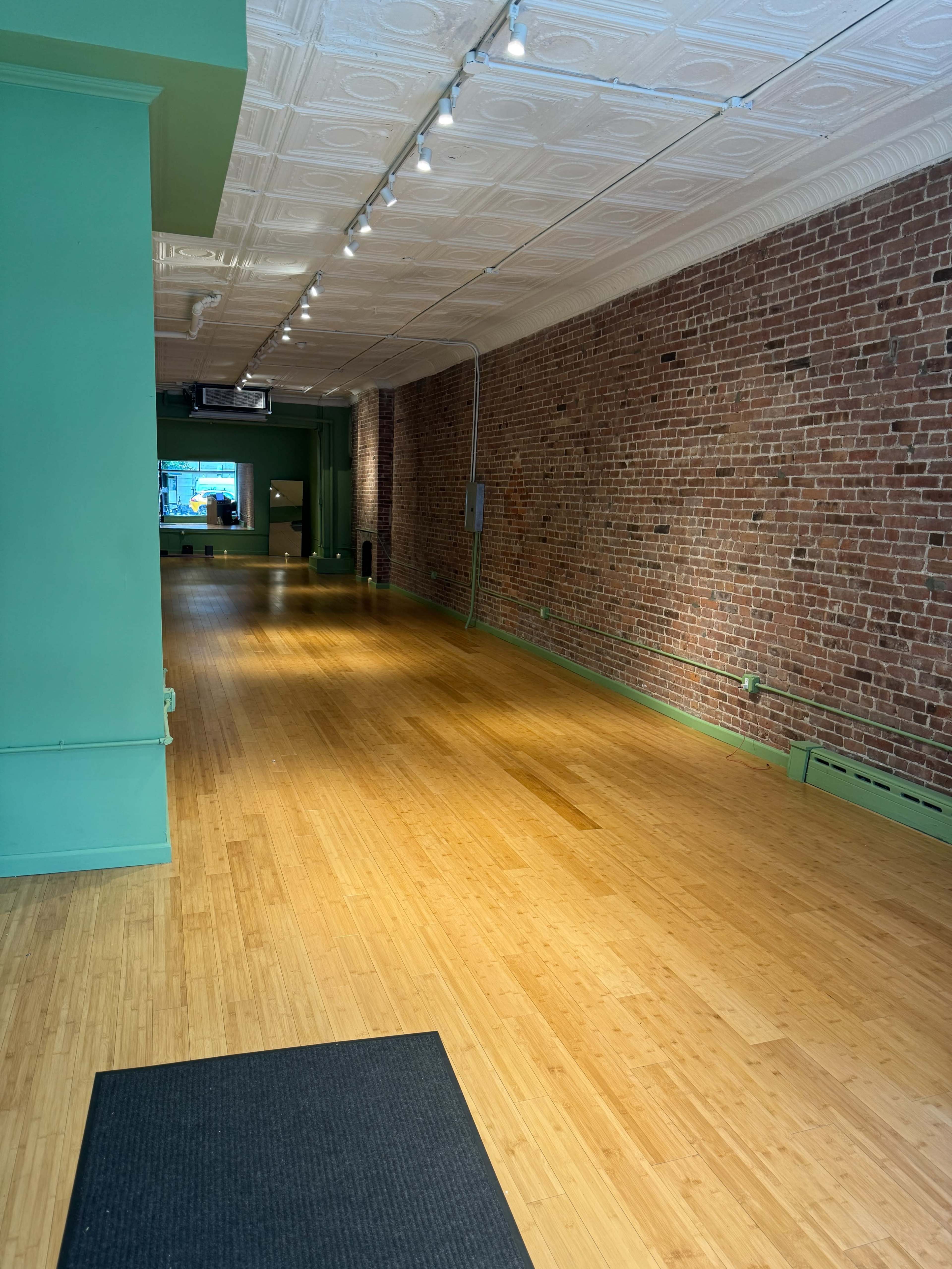 Yorkville Spacious Studio, New York, NY | Event | Peerspace