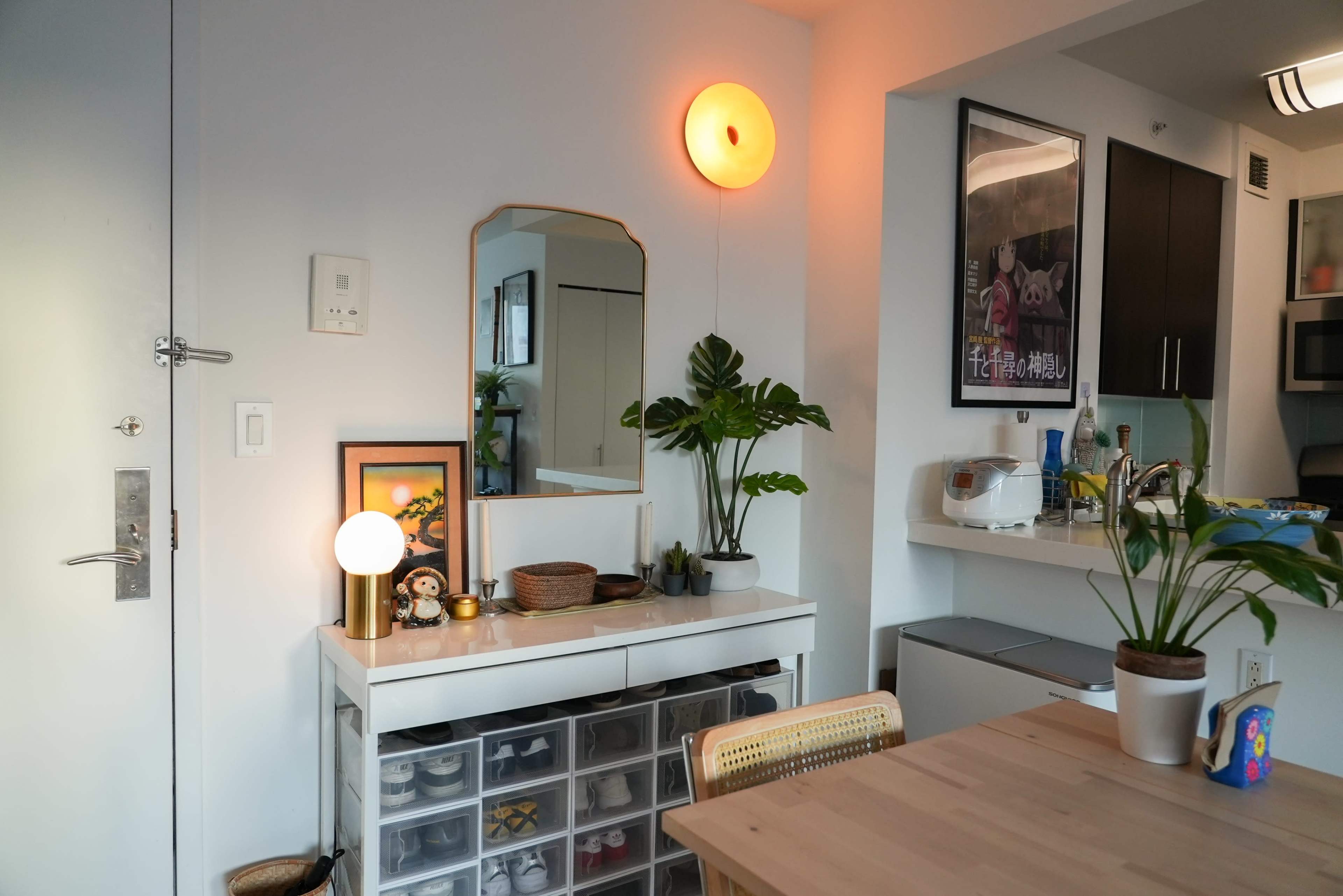 Sun-Soaked Brooklyn Luxury Apartment with Skyline View and Art Deco/Asian Decor, Brookyln, NY ...