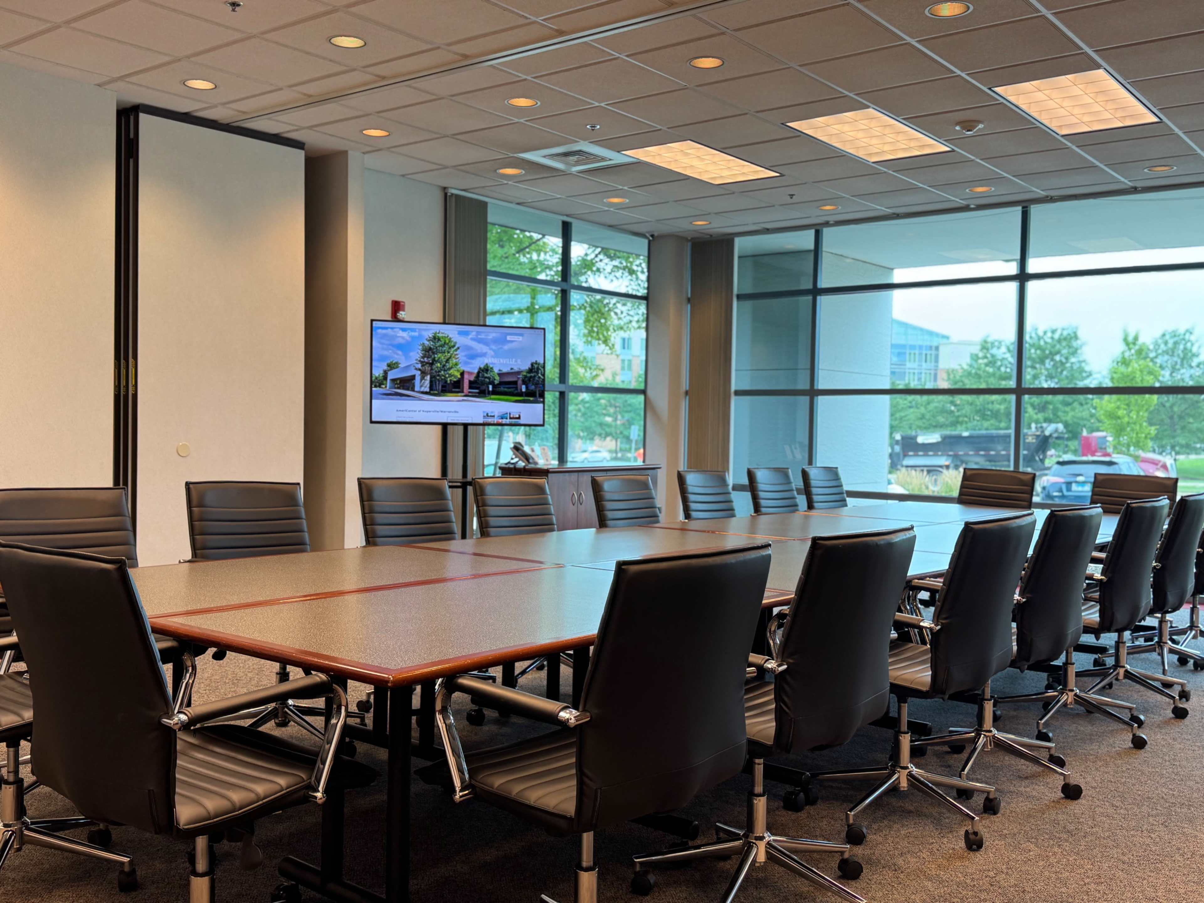 AmeriCenter of Naperville/Warrenville | Meeting Room – 24-Person ...