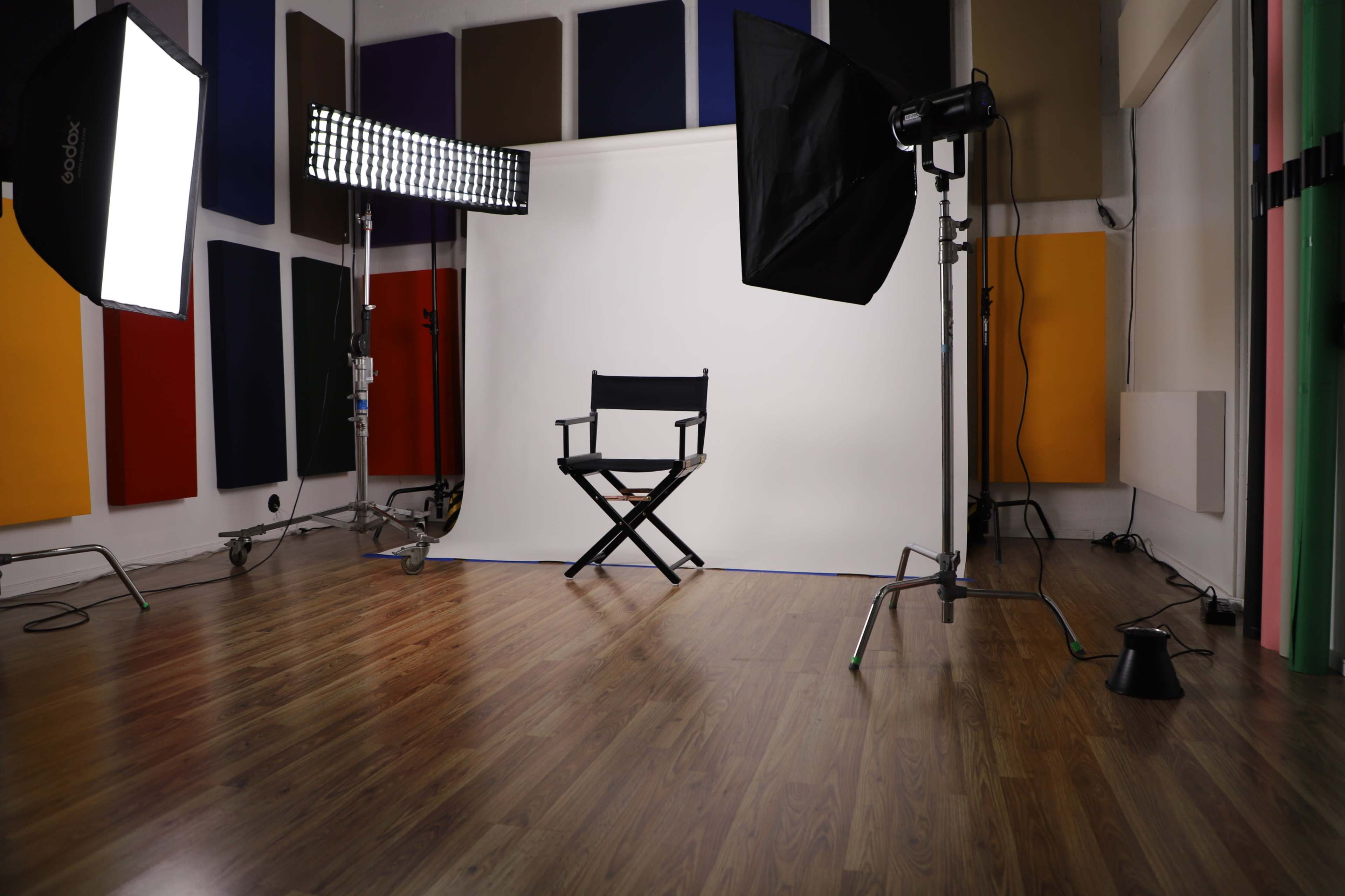 24/7 Paper Backdrop Studio + Gear + Last Minute Bookings (Studio B ...