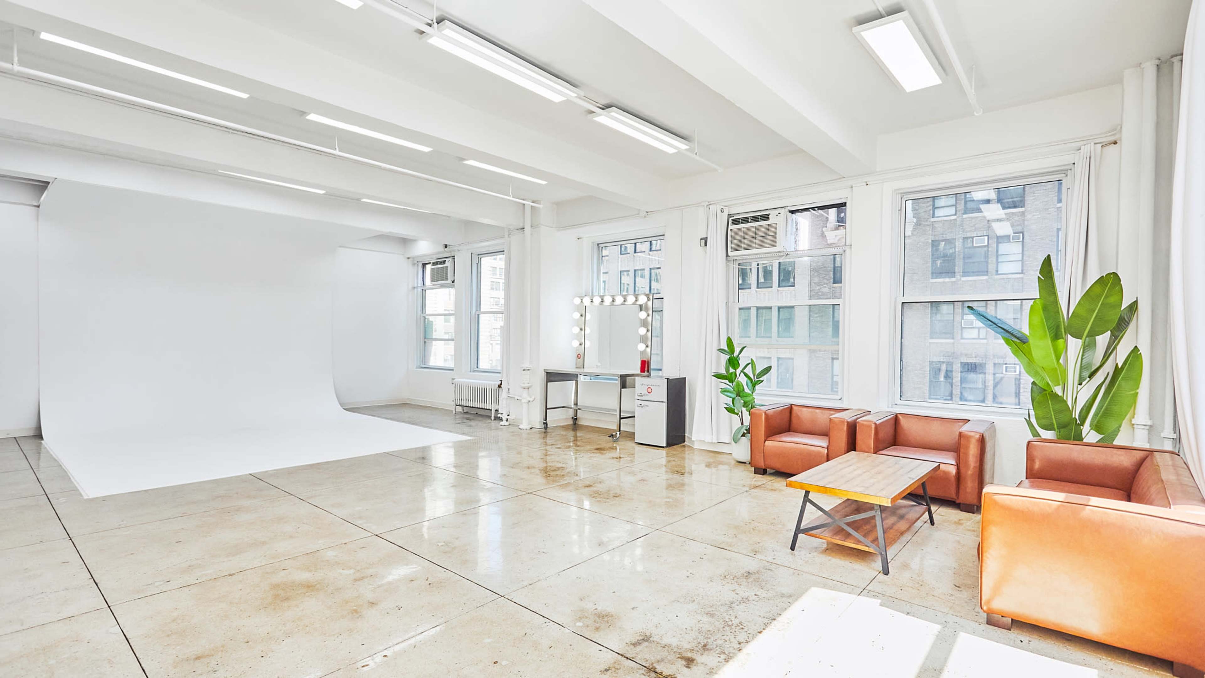 Love Studios NYC | 14A Manhattan CYC wall Studio Free Profoto Lights ...