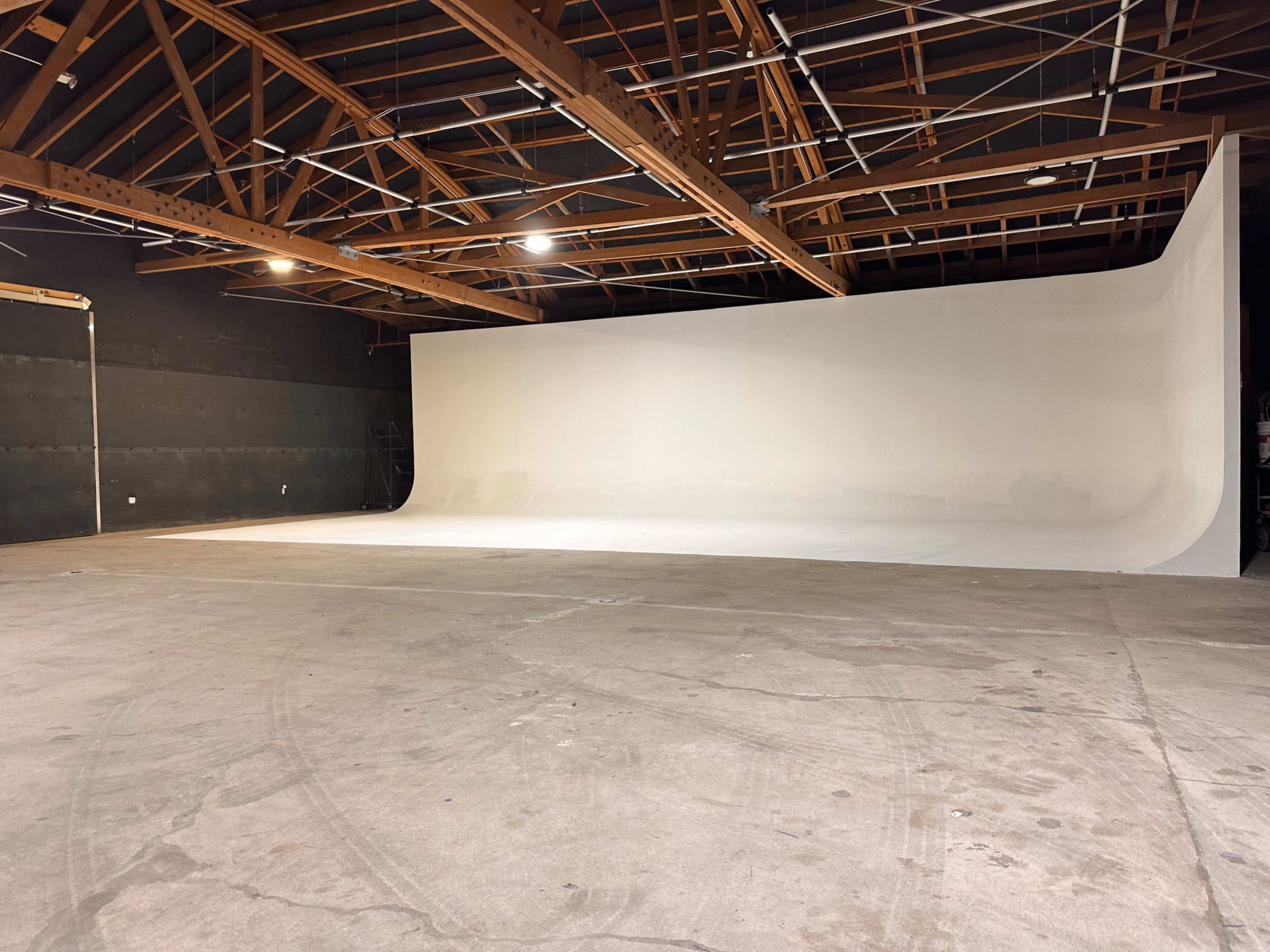 Studio Soundstage Video / Photoshoots, Los Angeles, CA | Event | Peerspace
