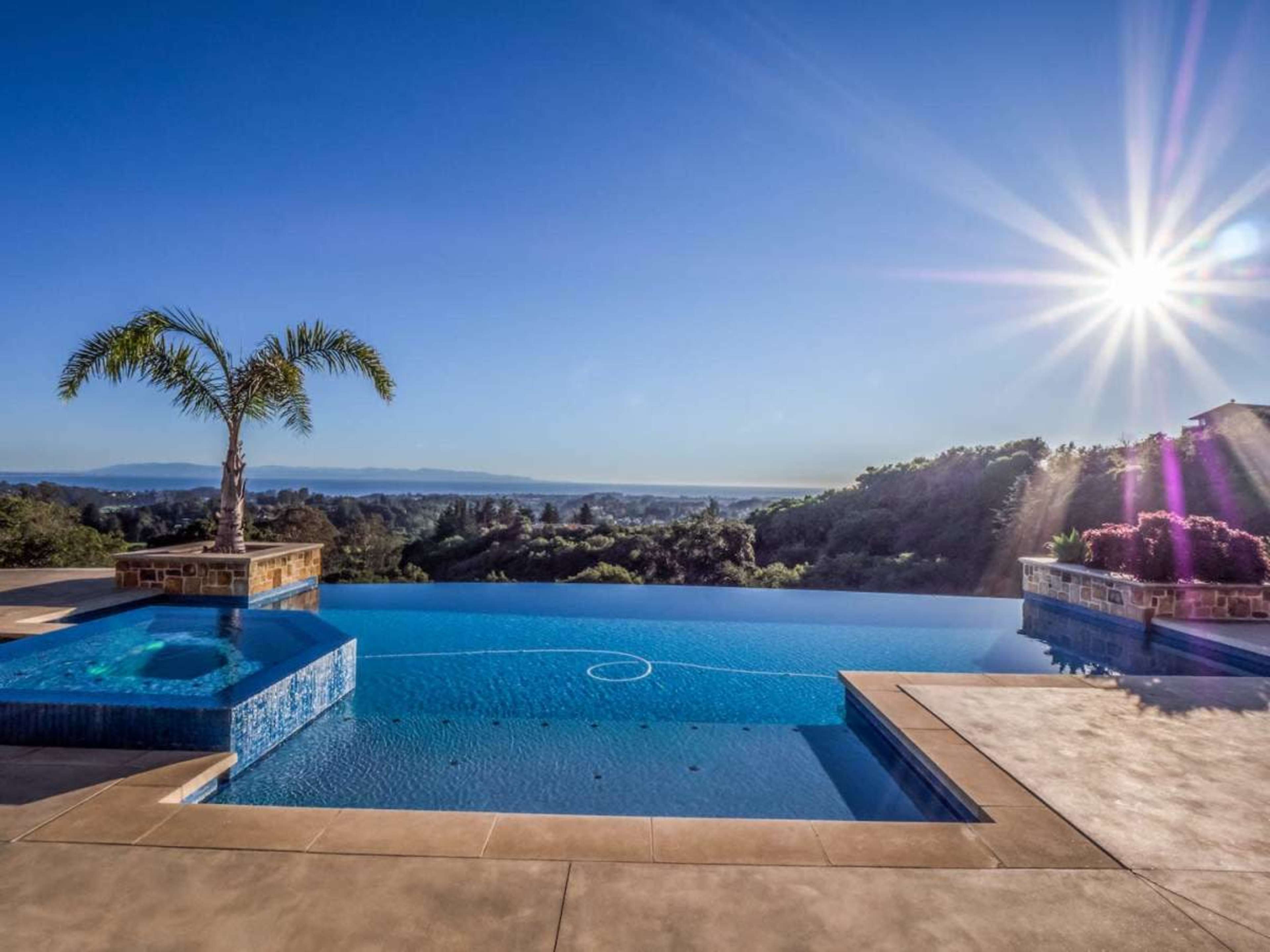 Elegant Soquel House with Infinity Pool/SPA, Movie Theater and Monterey ...