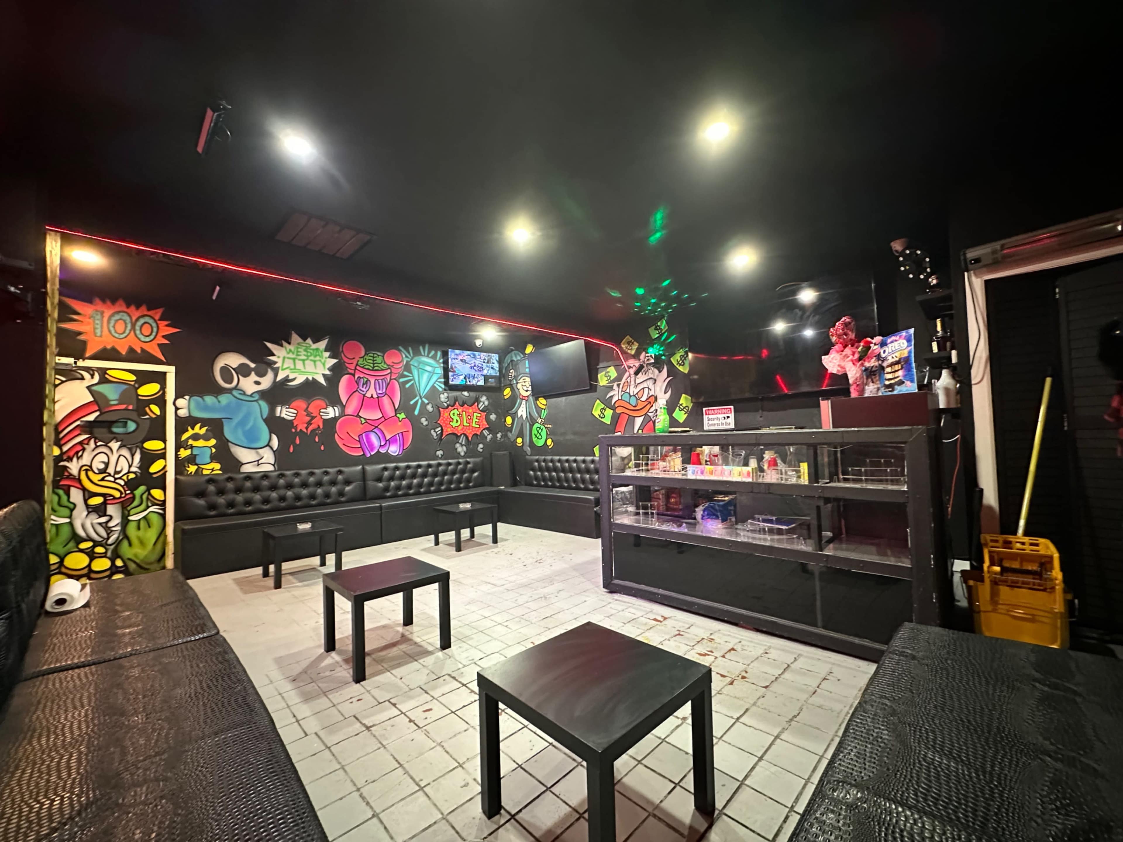 Urban event space with back yard, Glendale, NY | Production | Peerspace