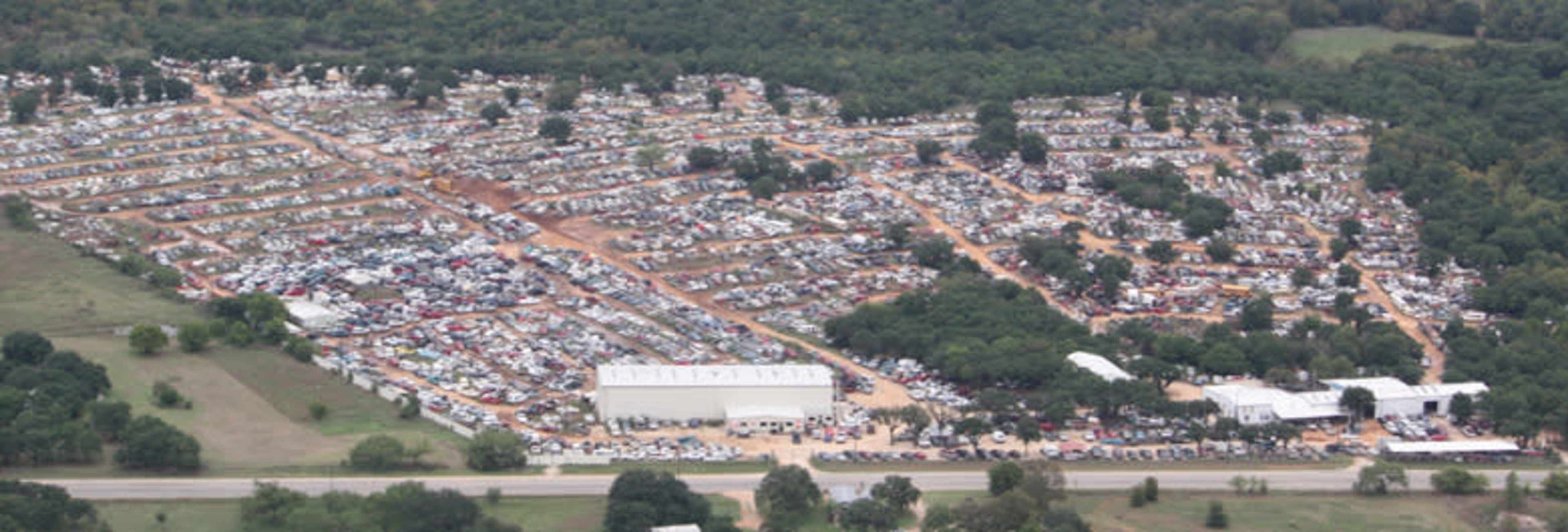 70s Muscle Car Graveyard - 100 acre salvage yard, Graham, TX ...
