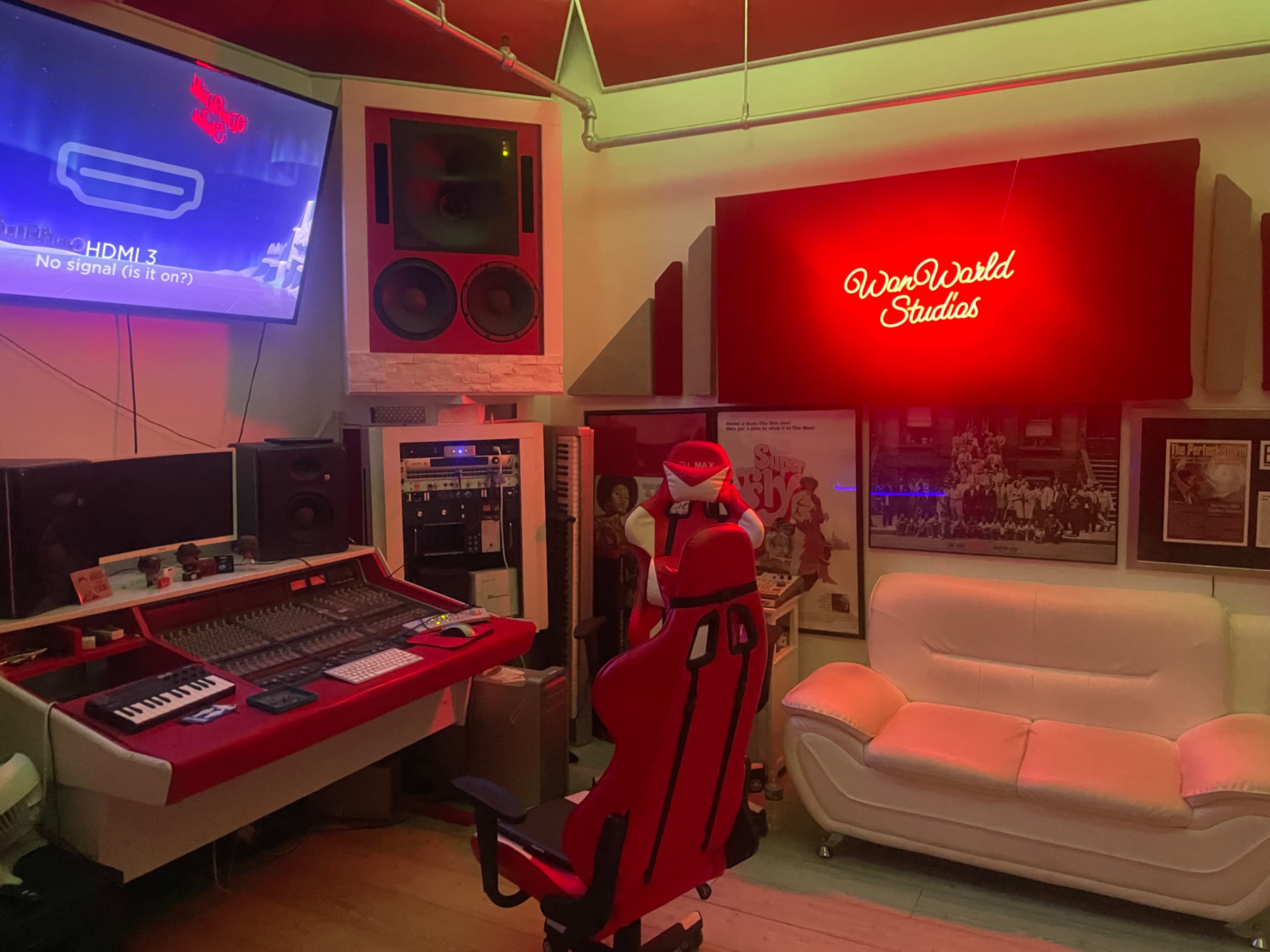 Midtown Spaceship Style Recording Studio, New York, NY | Production ...