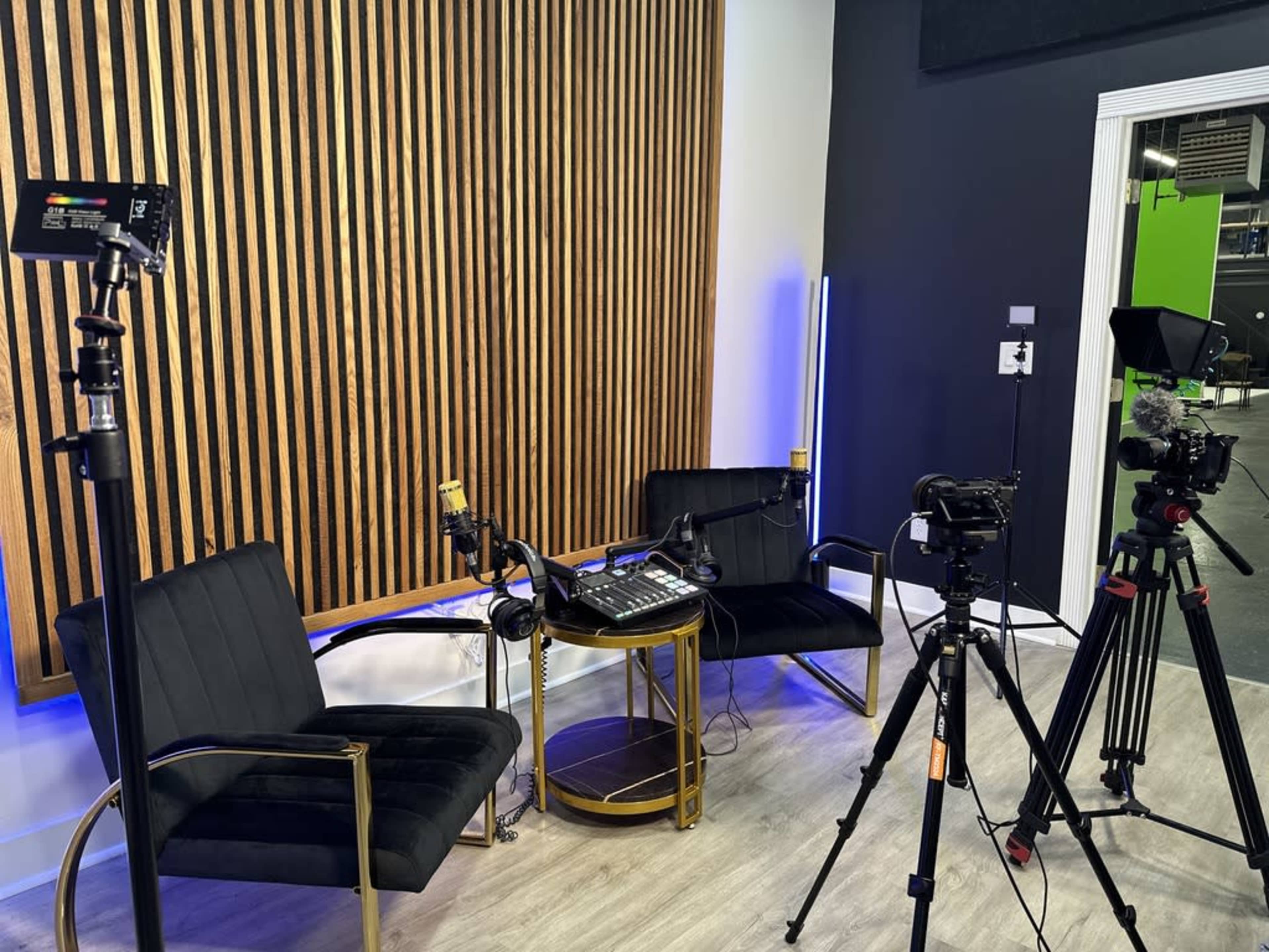 Studio-Ready Podcast & Vocal Recording Room in AT, Atlanta, GA ...