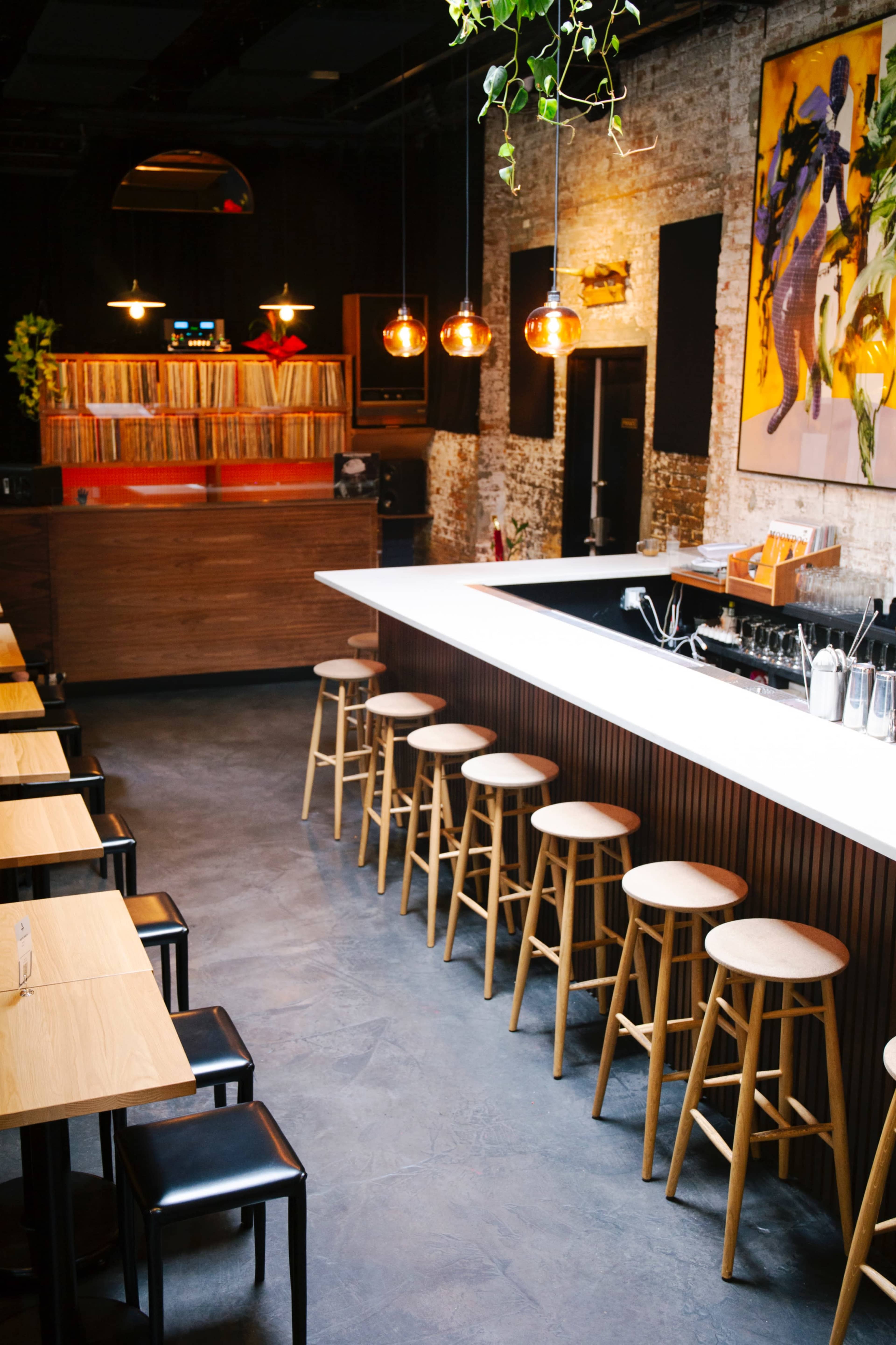 Moondog Hi Fi | Brooklyn Hi-fi Vinyl listening bar with a curated ...