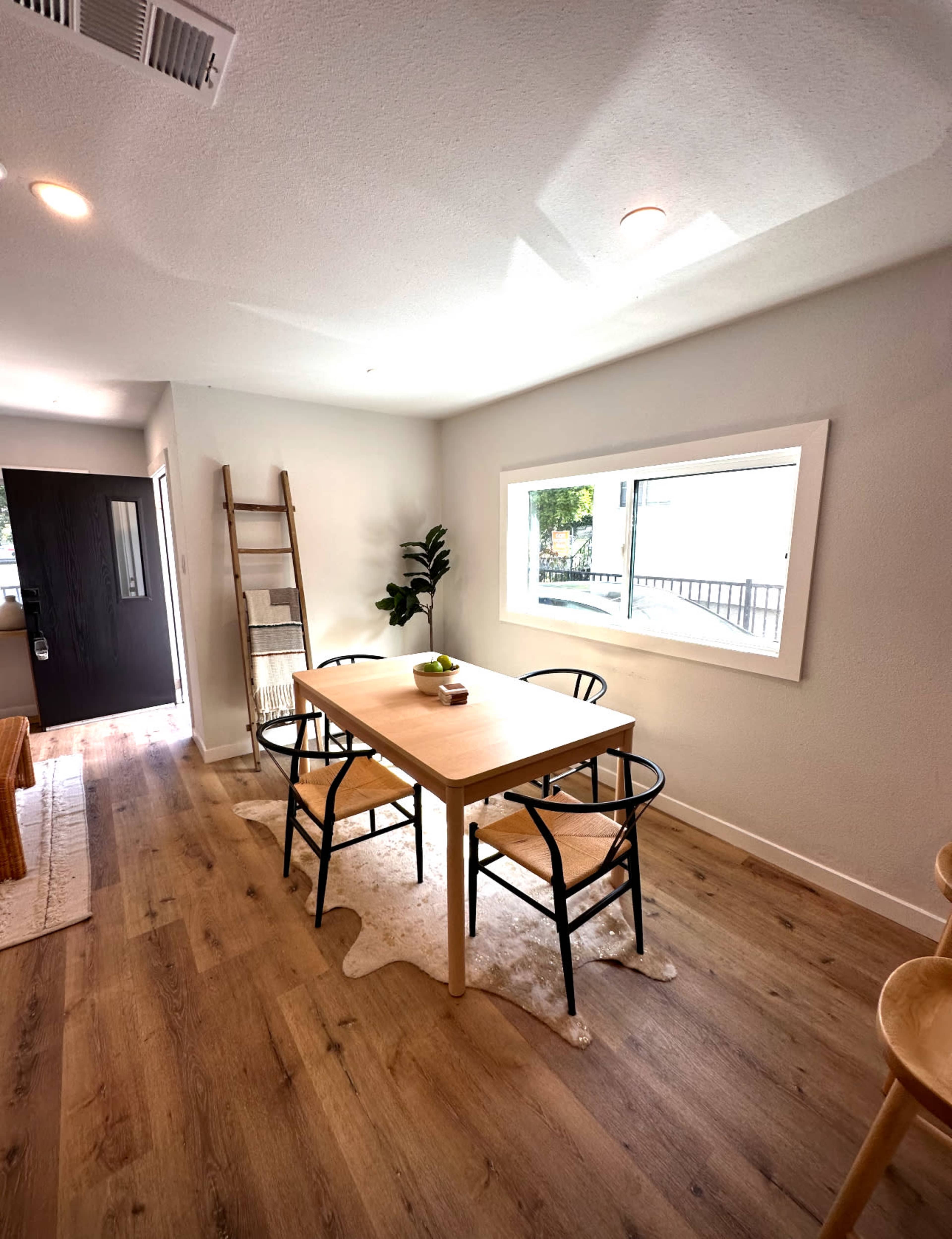 HLP cute modern home with yard, Los Angeles, CA | Production | Peerspace