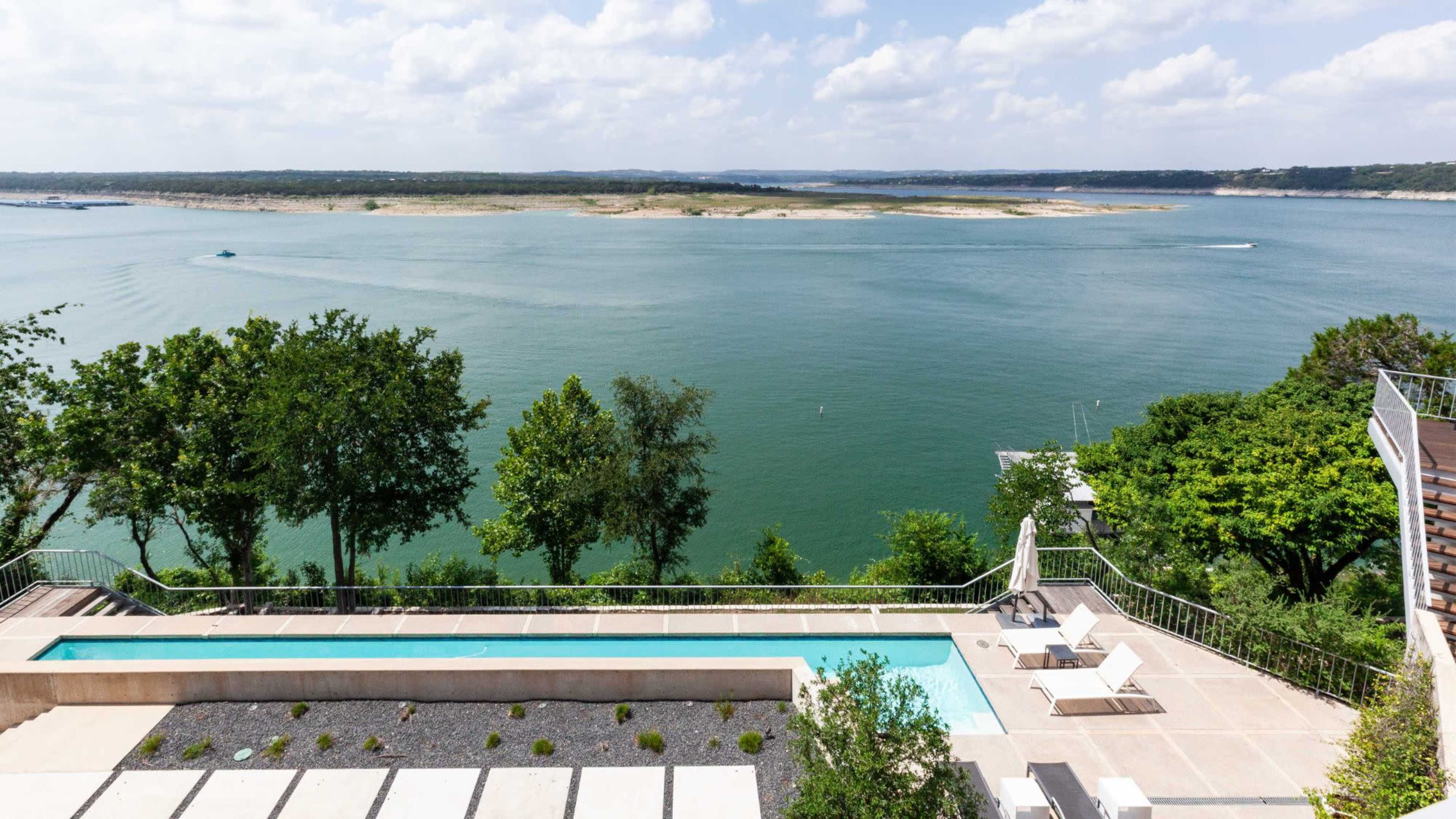 The Lake House | Ultra Modern Glass and Concrete Lake House Masterpiece ...