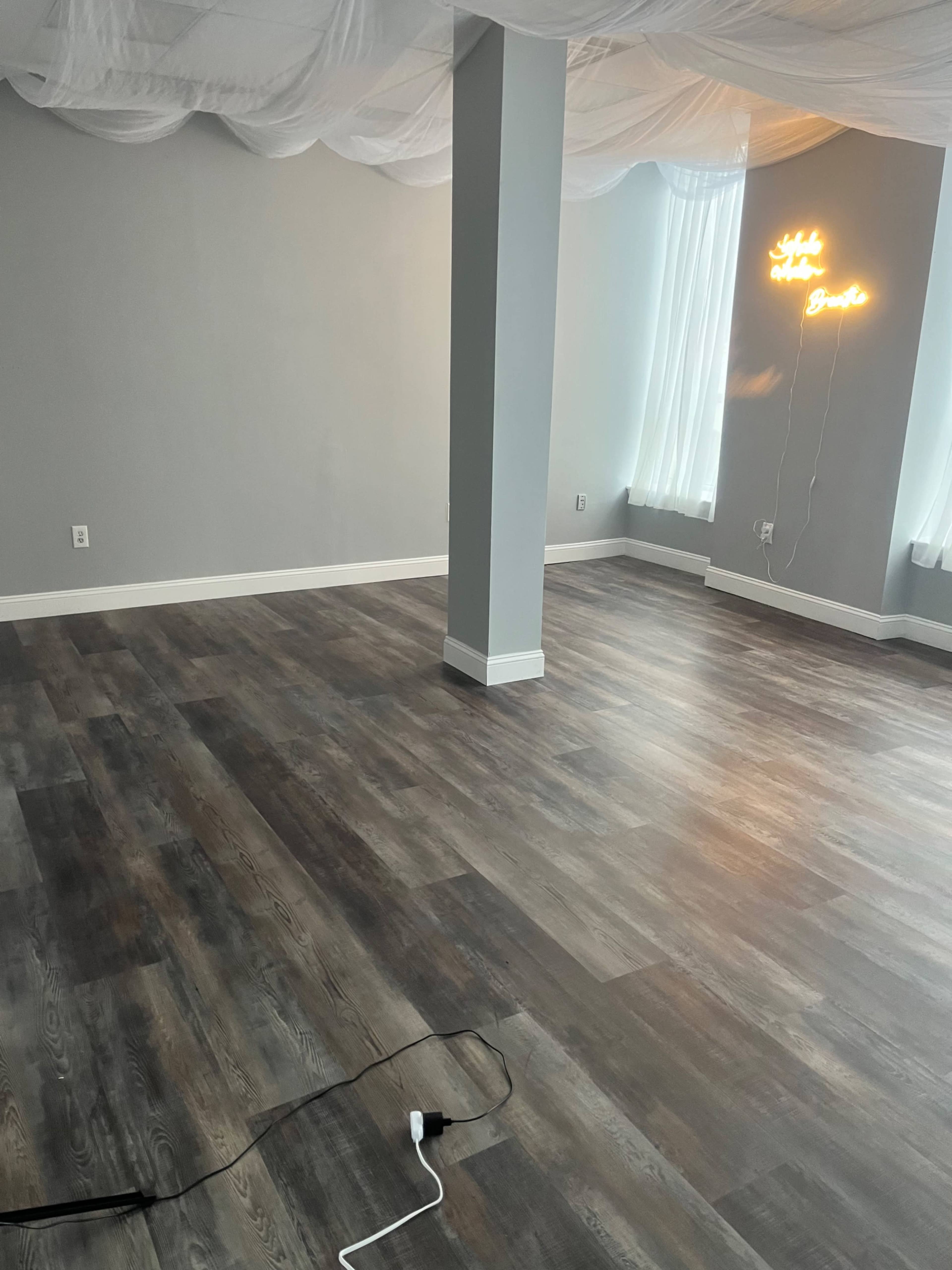 True Yoga Studio | Natural lighting Lux type studio space urban section ...