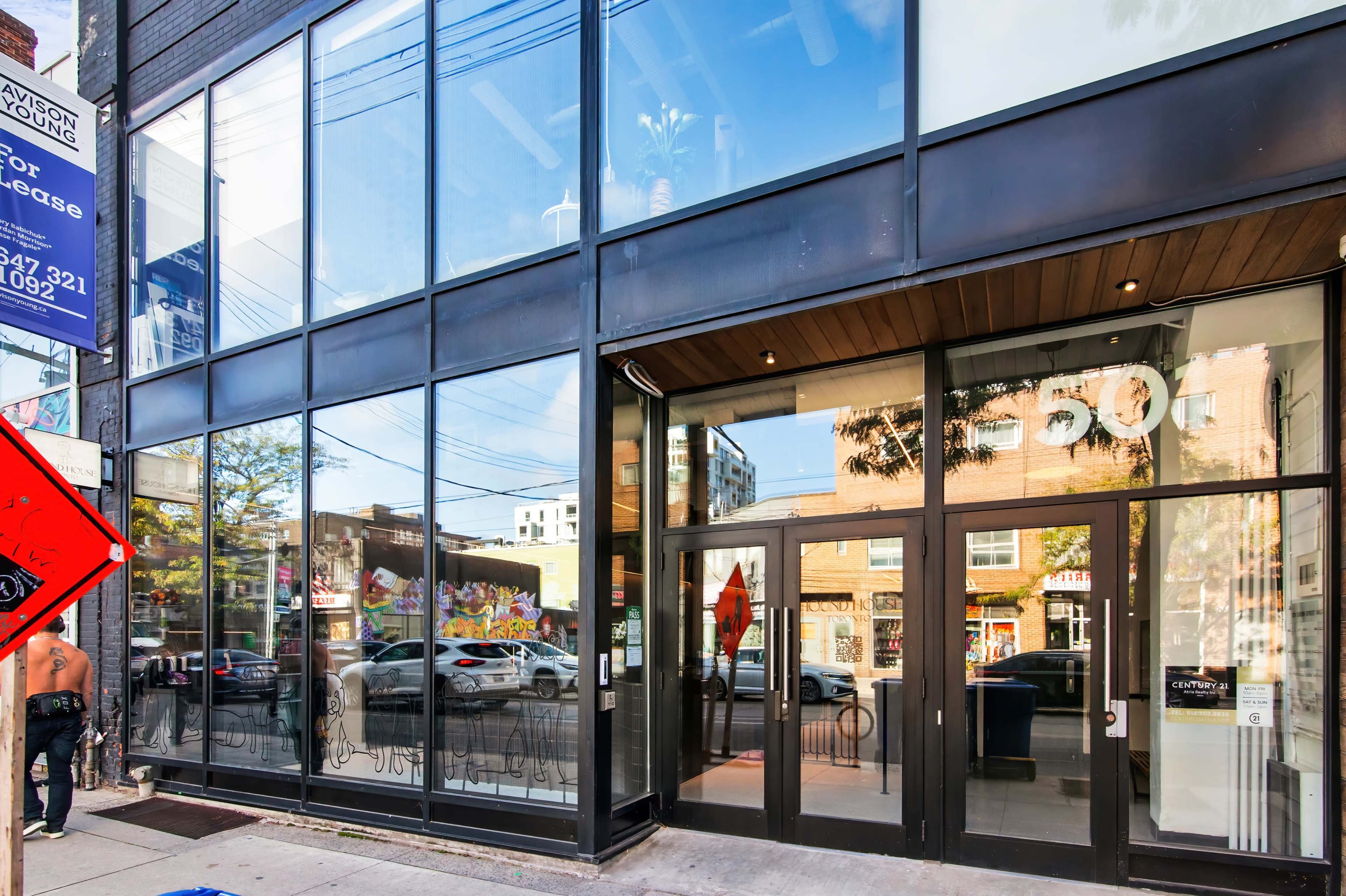 Prime Retail Space on Queen West, Toronto | Production | Peerspace