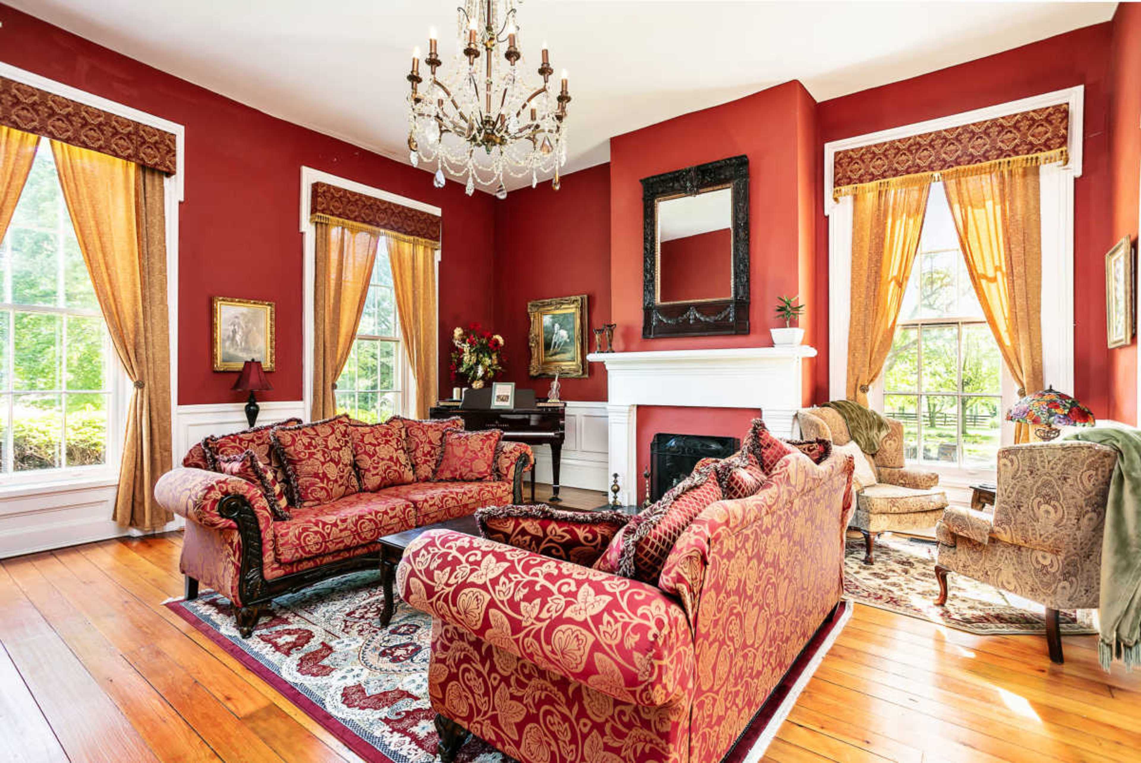 Peaceful Country Historical Manor, Springfield, KY | Off-Site | Peerspace