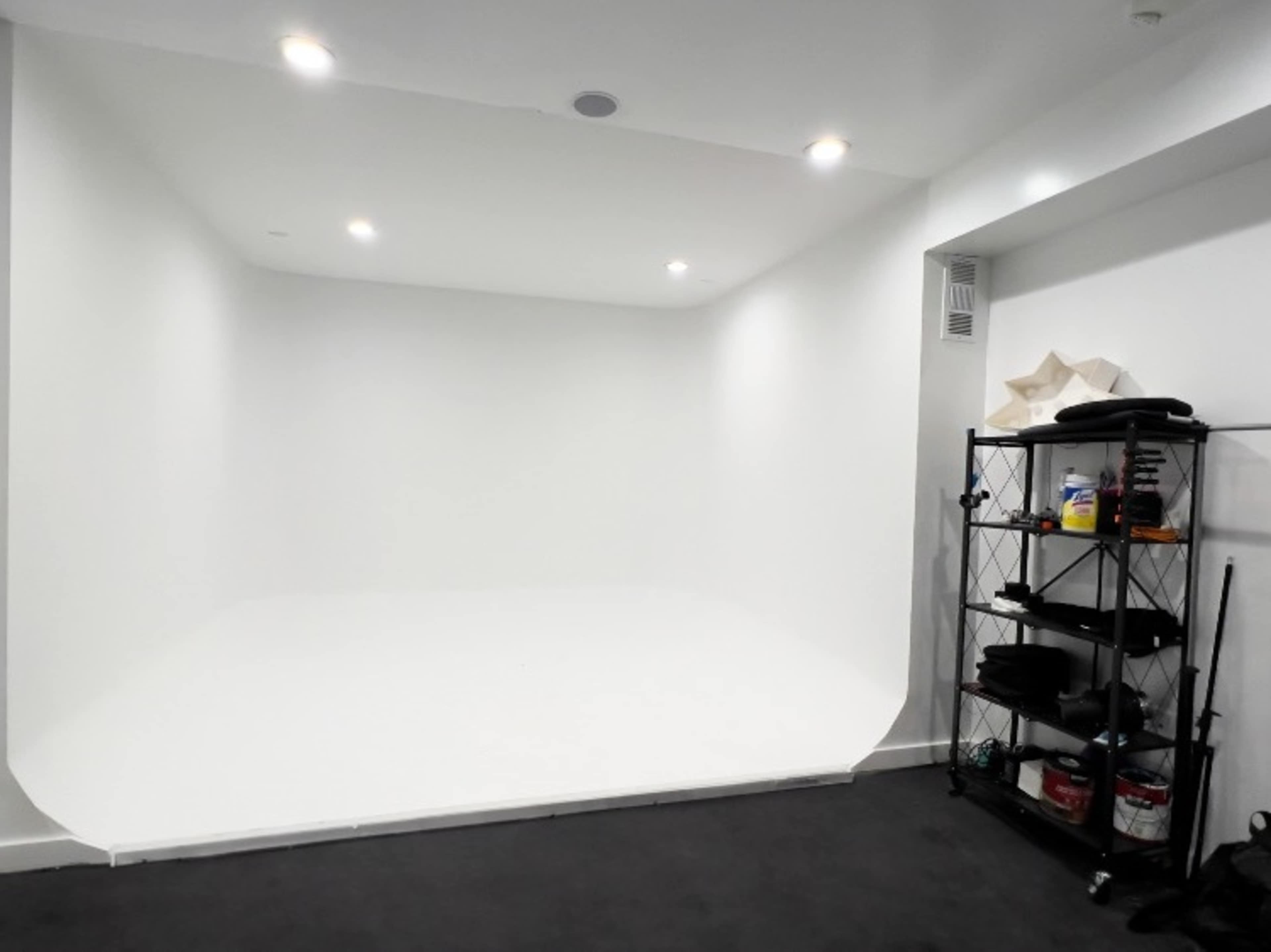 Atlanta Studio Space with 9ft Cyc wall, seamless backdrops and ...