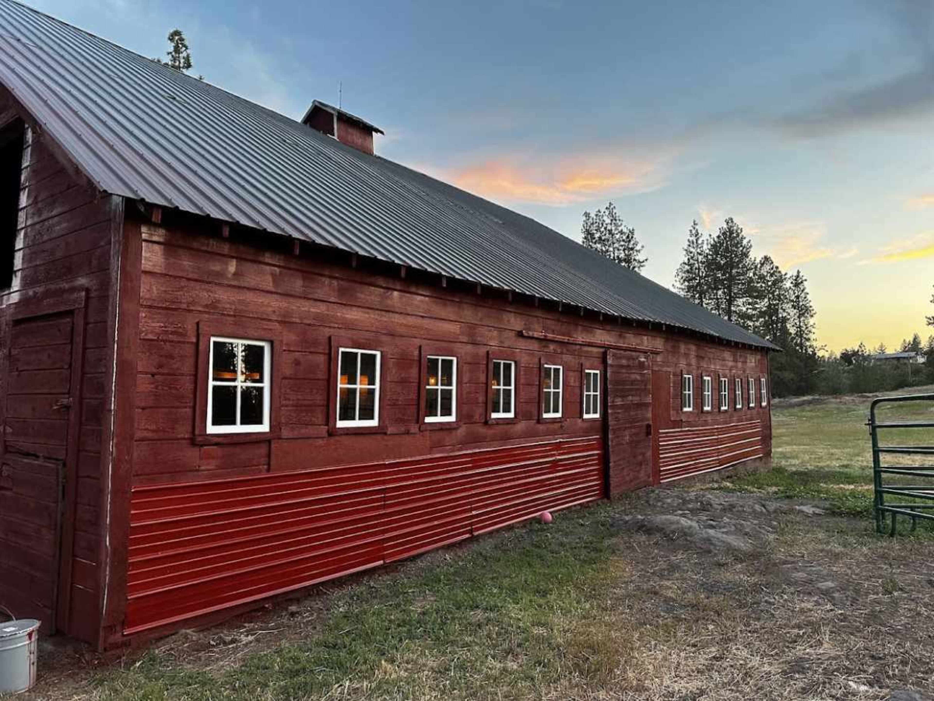 1941 Barn on the rocks | Red Barn on the Rocks, Nine Mile Falls, WA ...