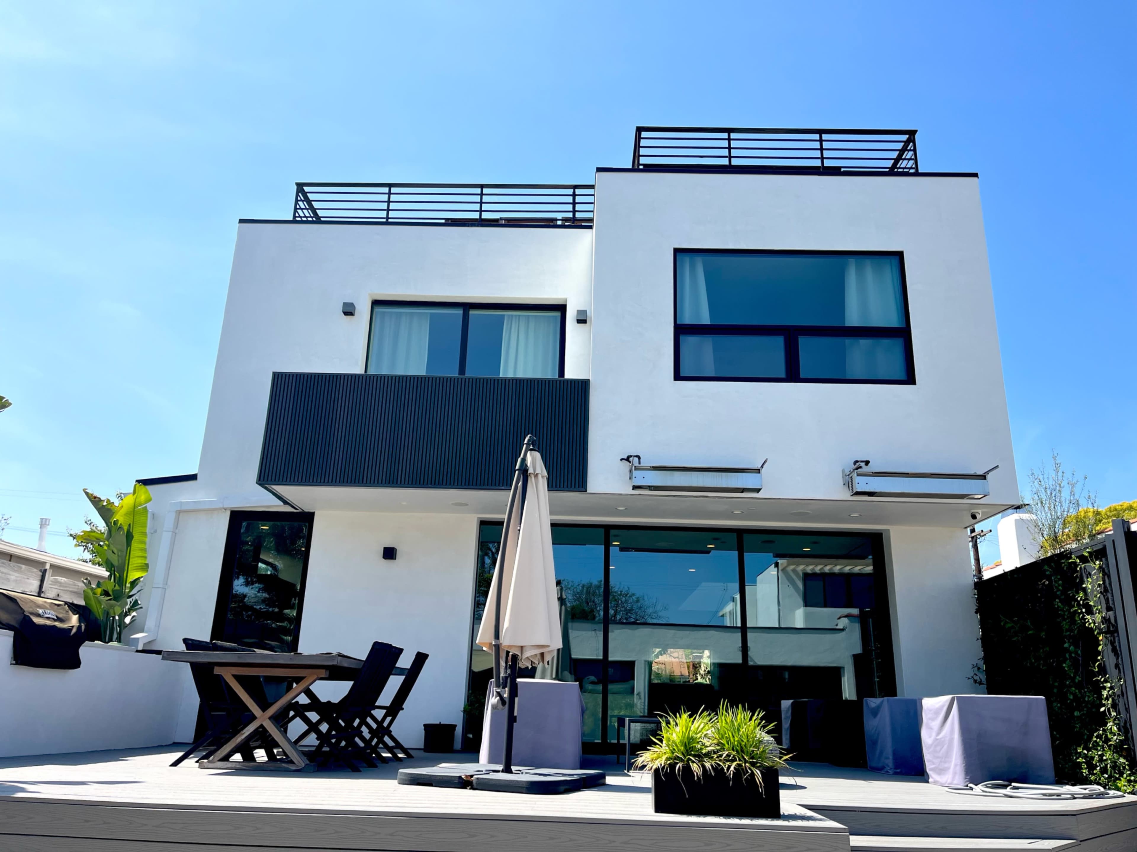 Modern Venice House with great natural light and rooftop, Venice, CA ...
