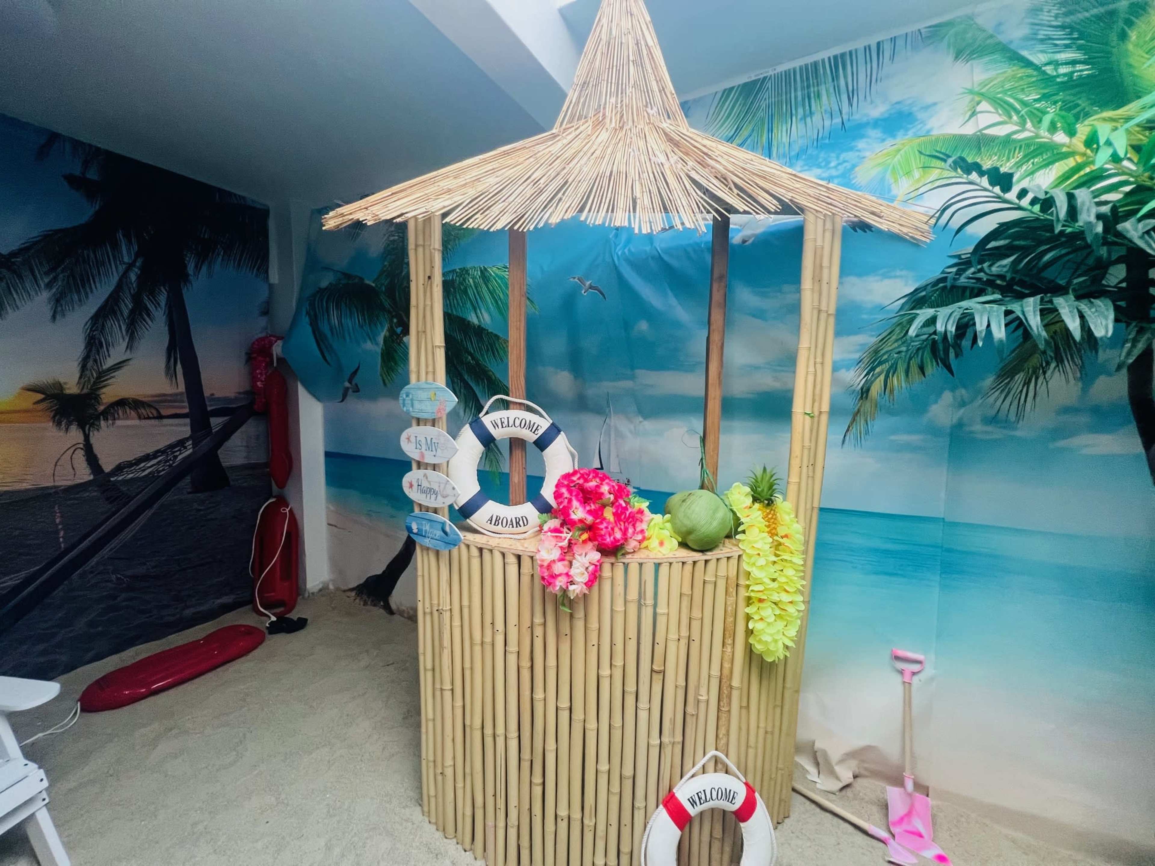 Gold Room Studio | Beach Studio -Green Garden Studio Professional Photo ...