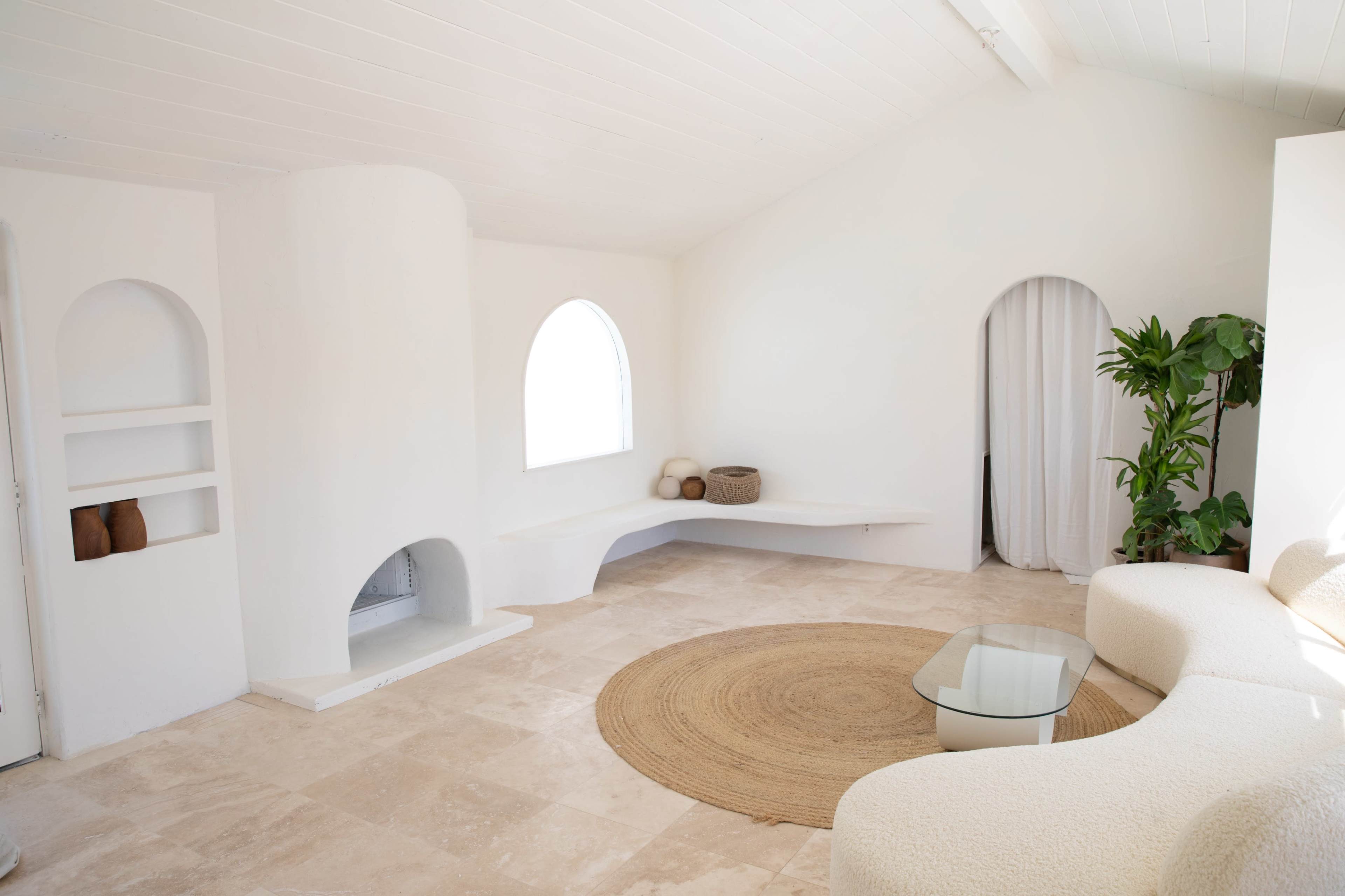The Caster House: Luxury Santorini meets minimal Tulum w/ Pool, Arches ...